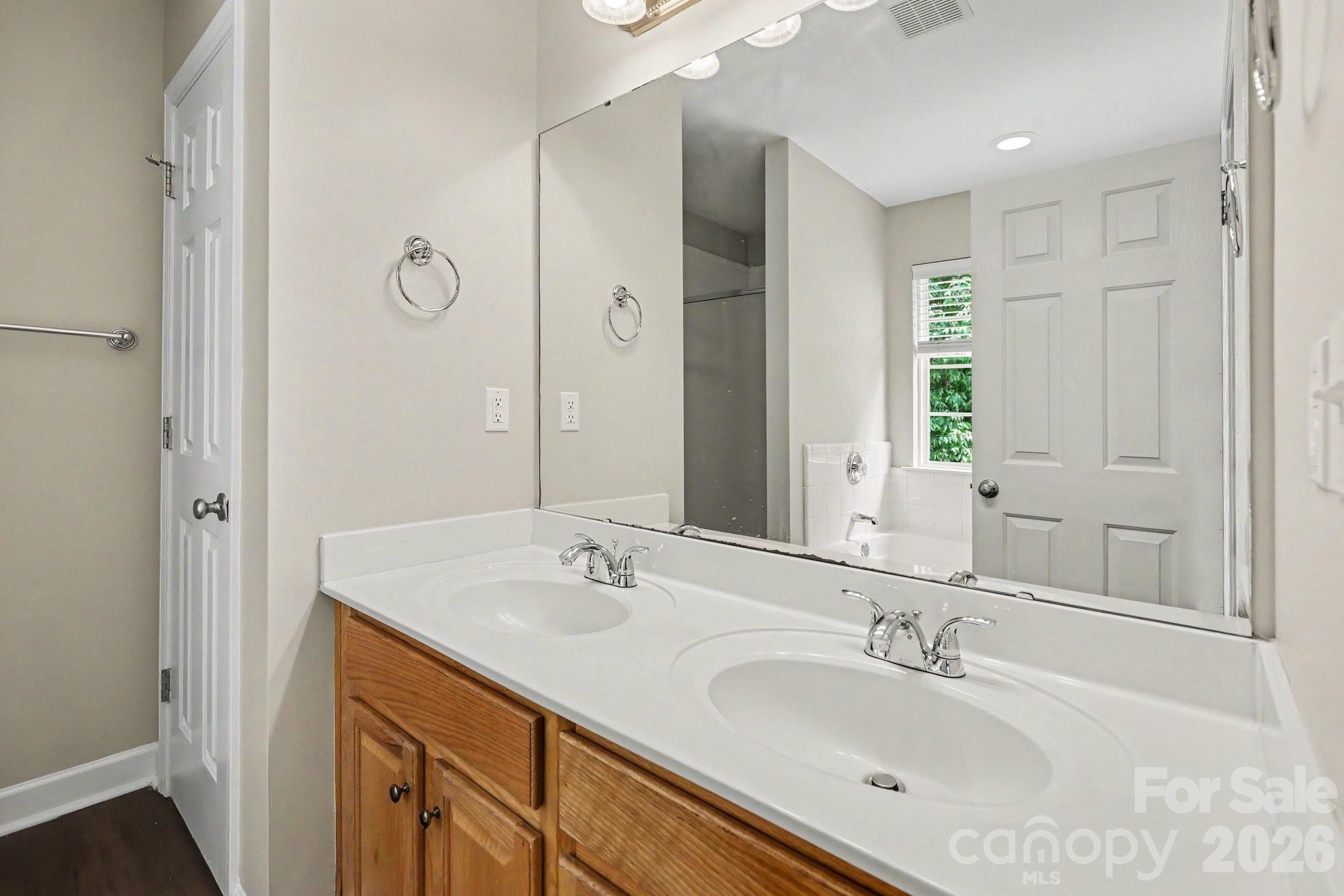 Photo 13 of 8539 Suttonview Drive, Charlotte, NC