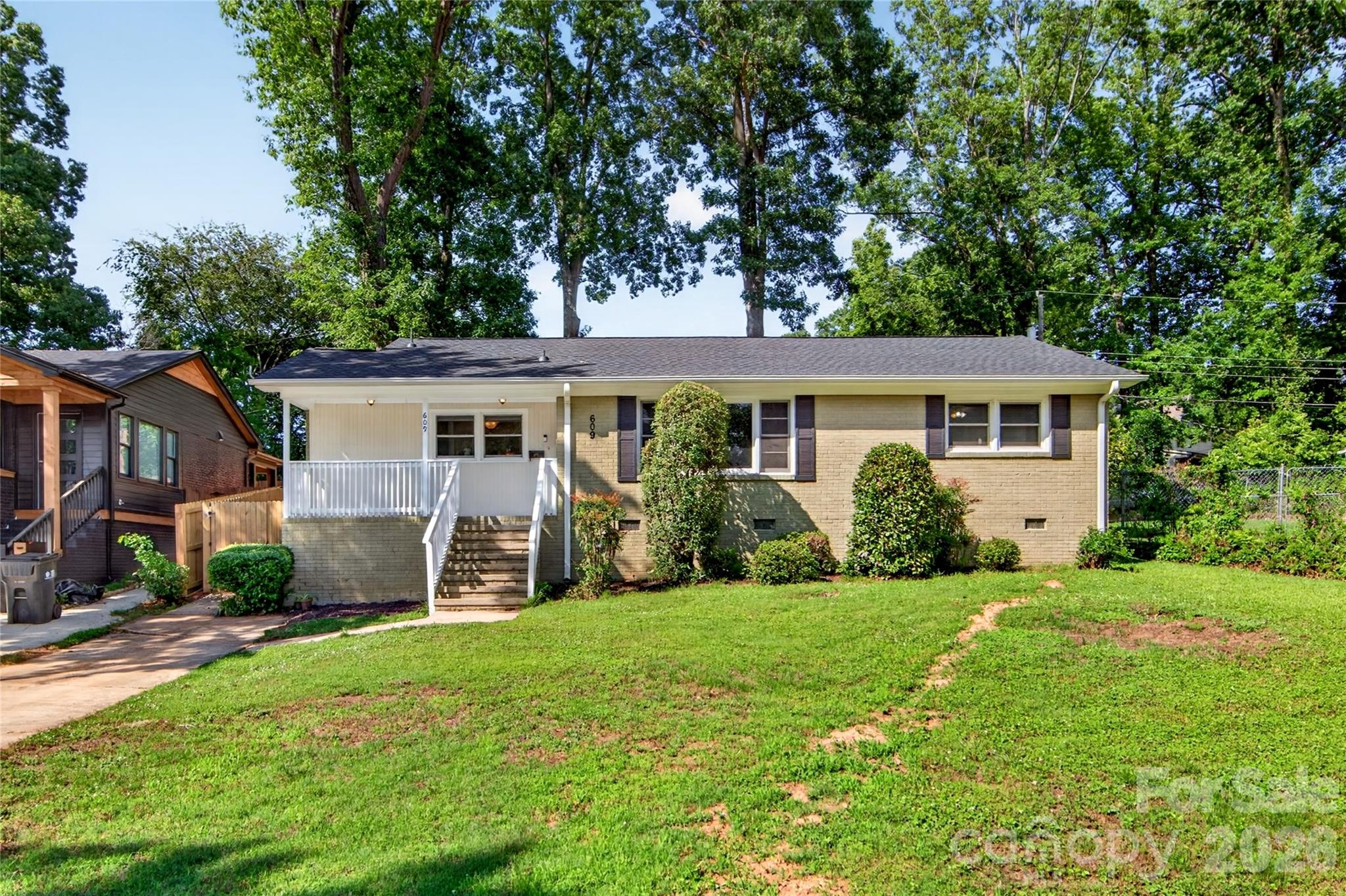 Photo 2 of 609 Kenlough Drive, Charlotte, NC