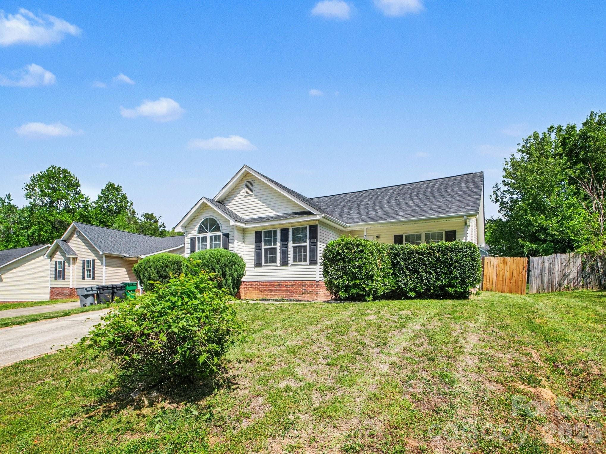 Photo 3 of 3744 Capps Hill Drive, Charlotte, NC