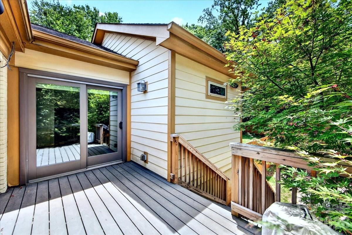 Home for sale at 2120 Dalehurst Drive, Charlotte, NC — photo 38 of 40