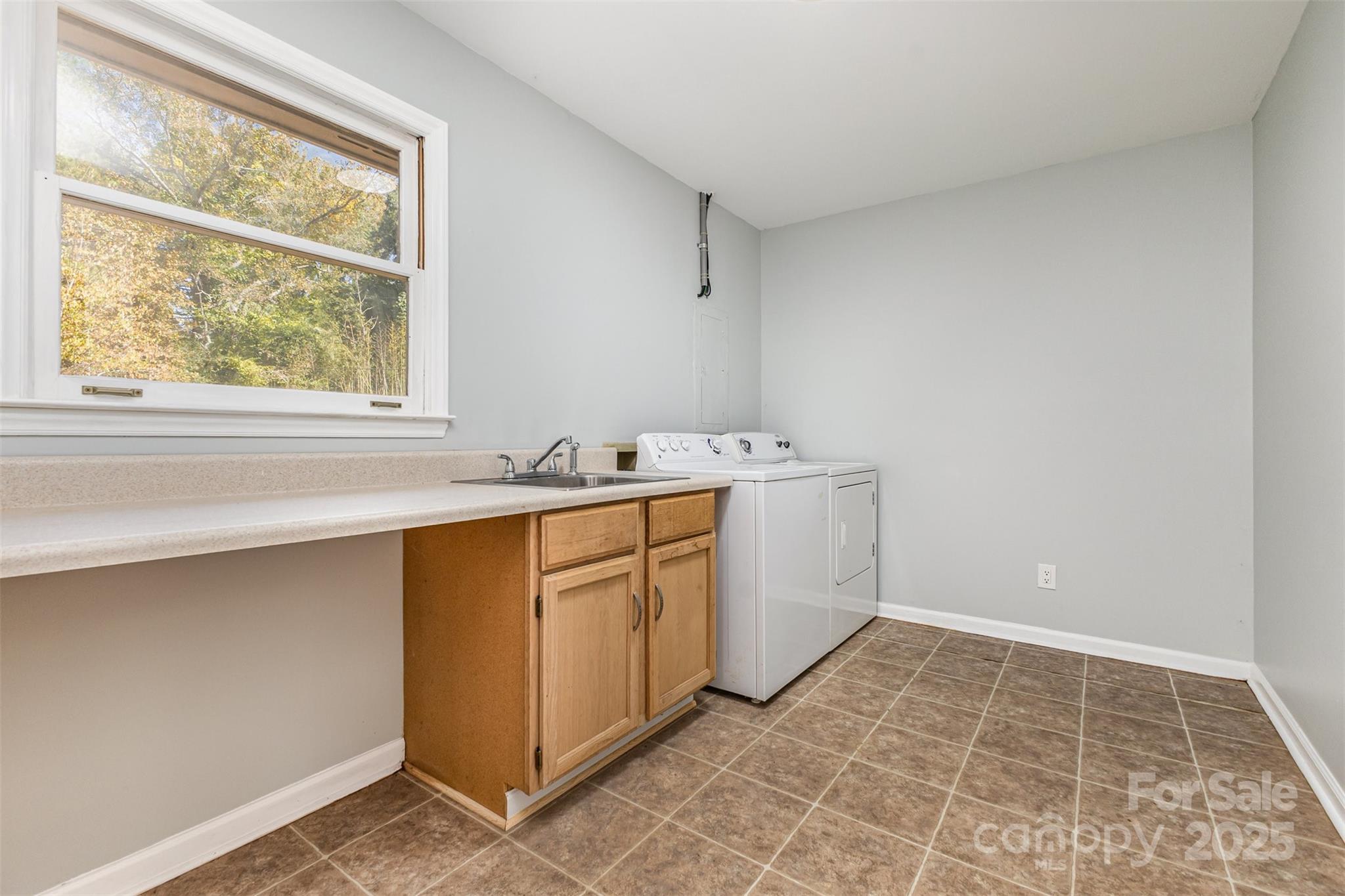 Photo 17 of 4529 Creemore Drive, Charlotte, NC