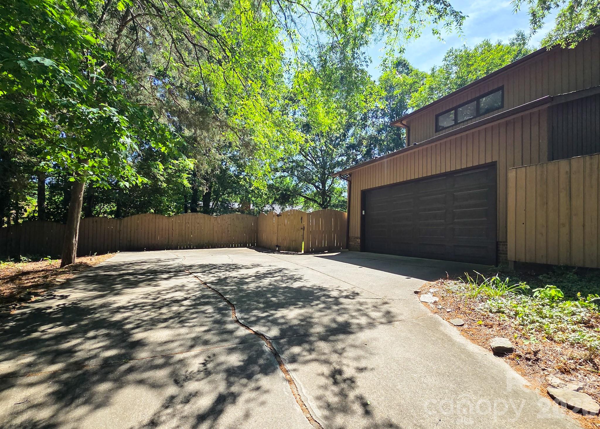 Photo 34 of 7040 Summer Place, Charlotte, NC