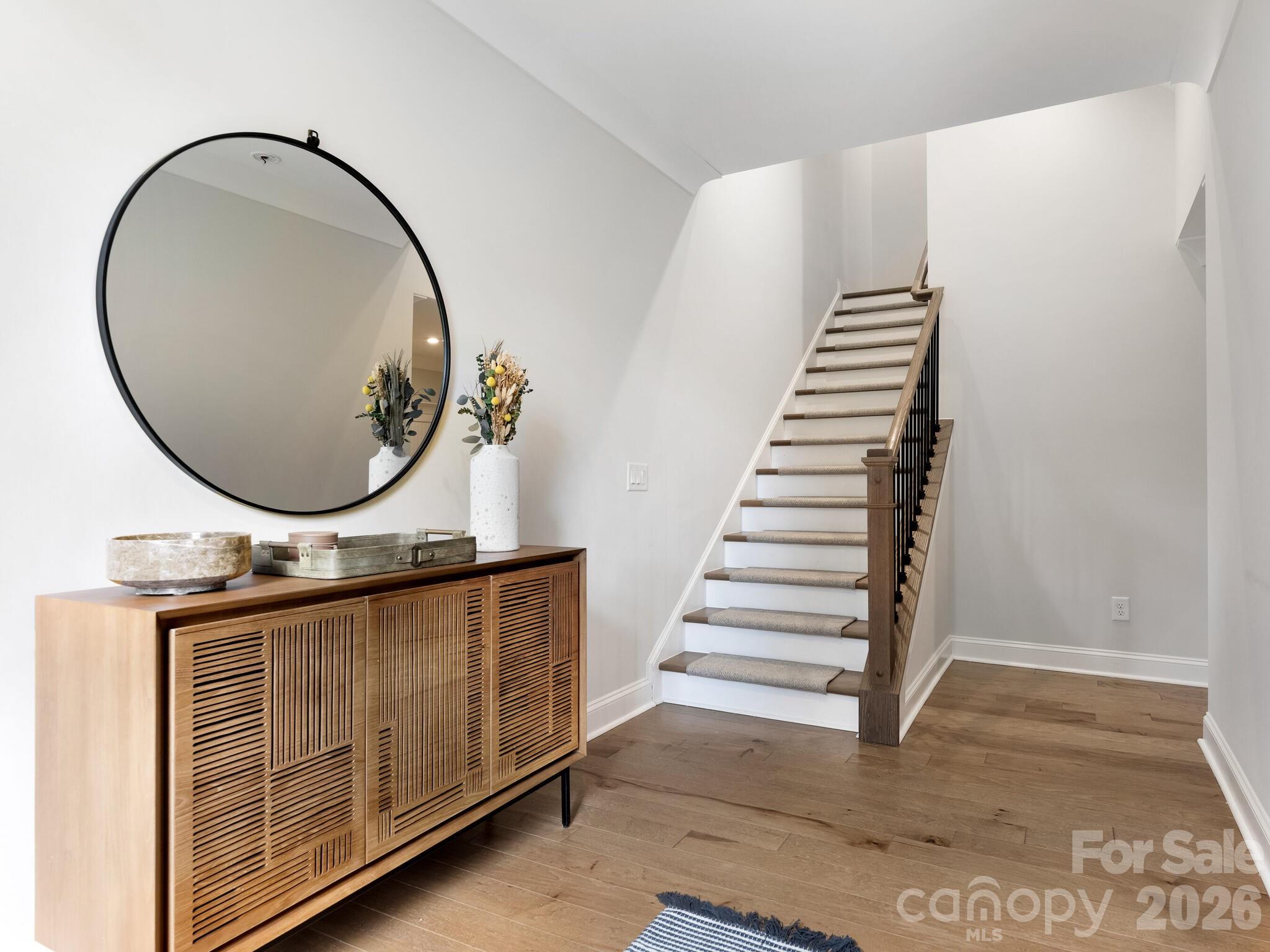 2555 Deacon Avenue, Charlotte, NC - photo 4 of 36