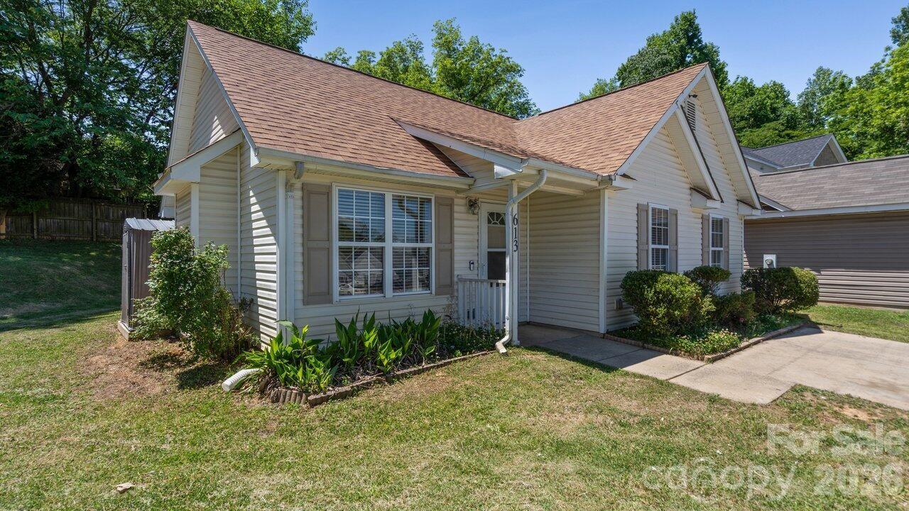 Photo 3 of 613 Hoskins Ridge Lane, Charlotte, NC
