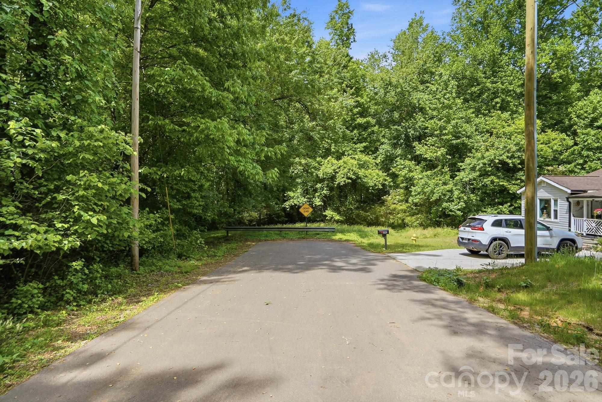 Photo 4 of 1230 Wilmington Avenue, Statesville, NC