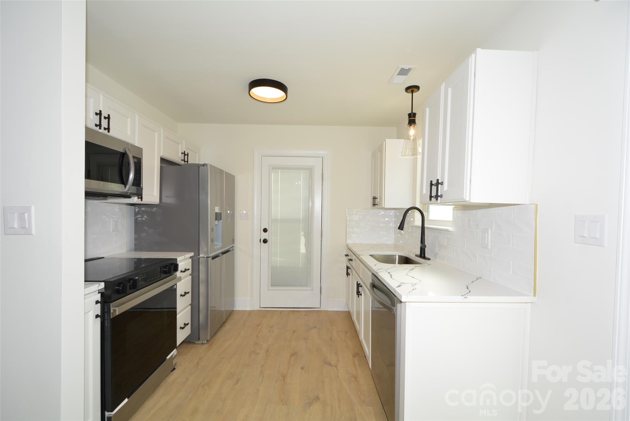 Photo 10 of 6607 Sullins Road, Charlotte, NC