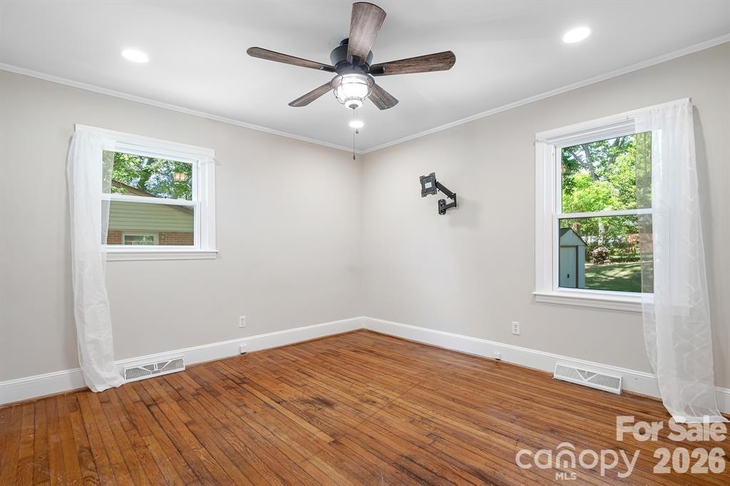Home for sale at 3960 Bristol Drive, Charlotte, NC — photo 16 of 26