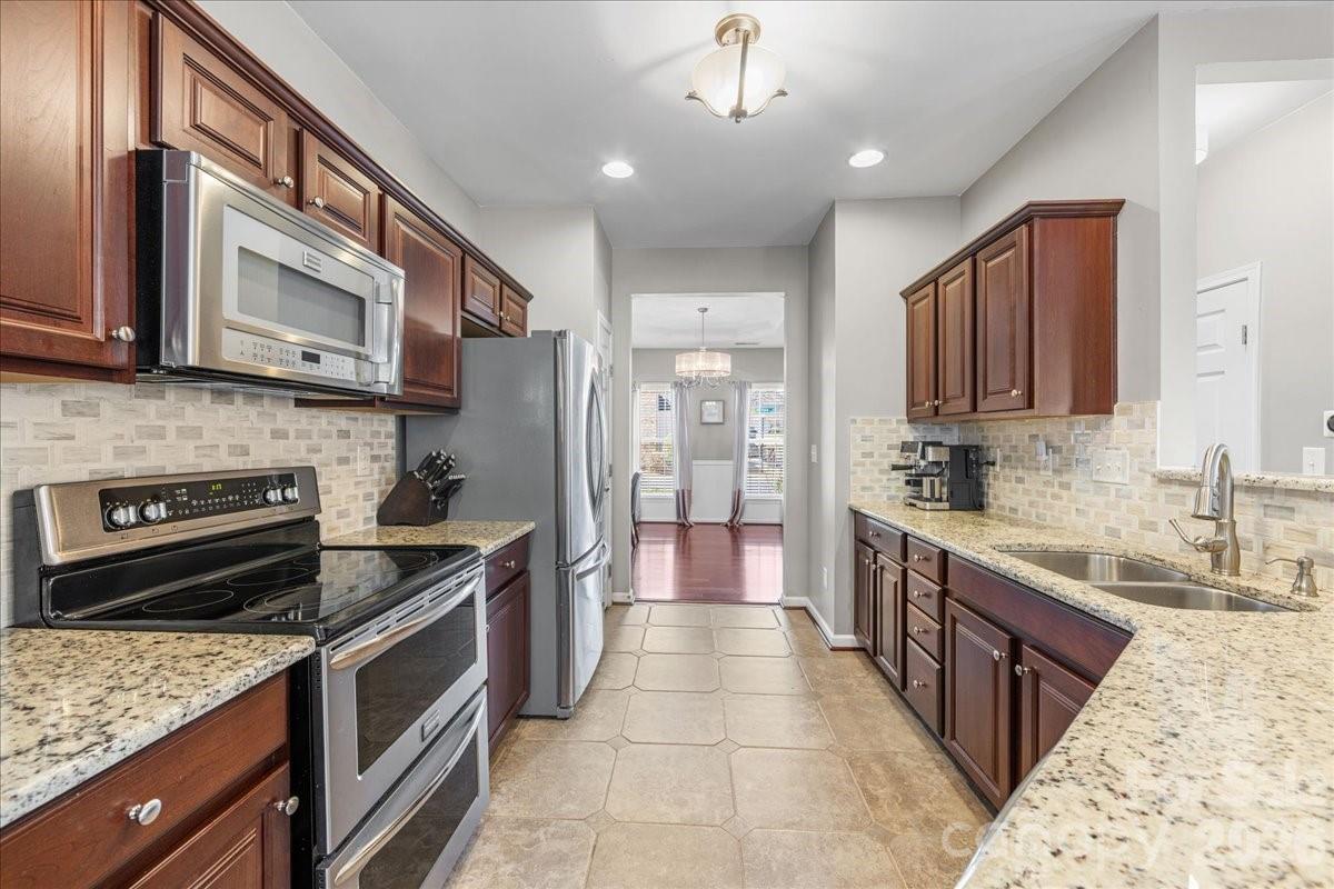 Photo 5 of 2301 Whitford Lane, Charlotte, NC