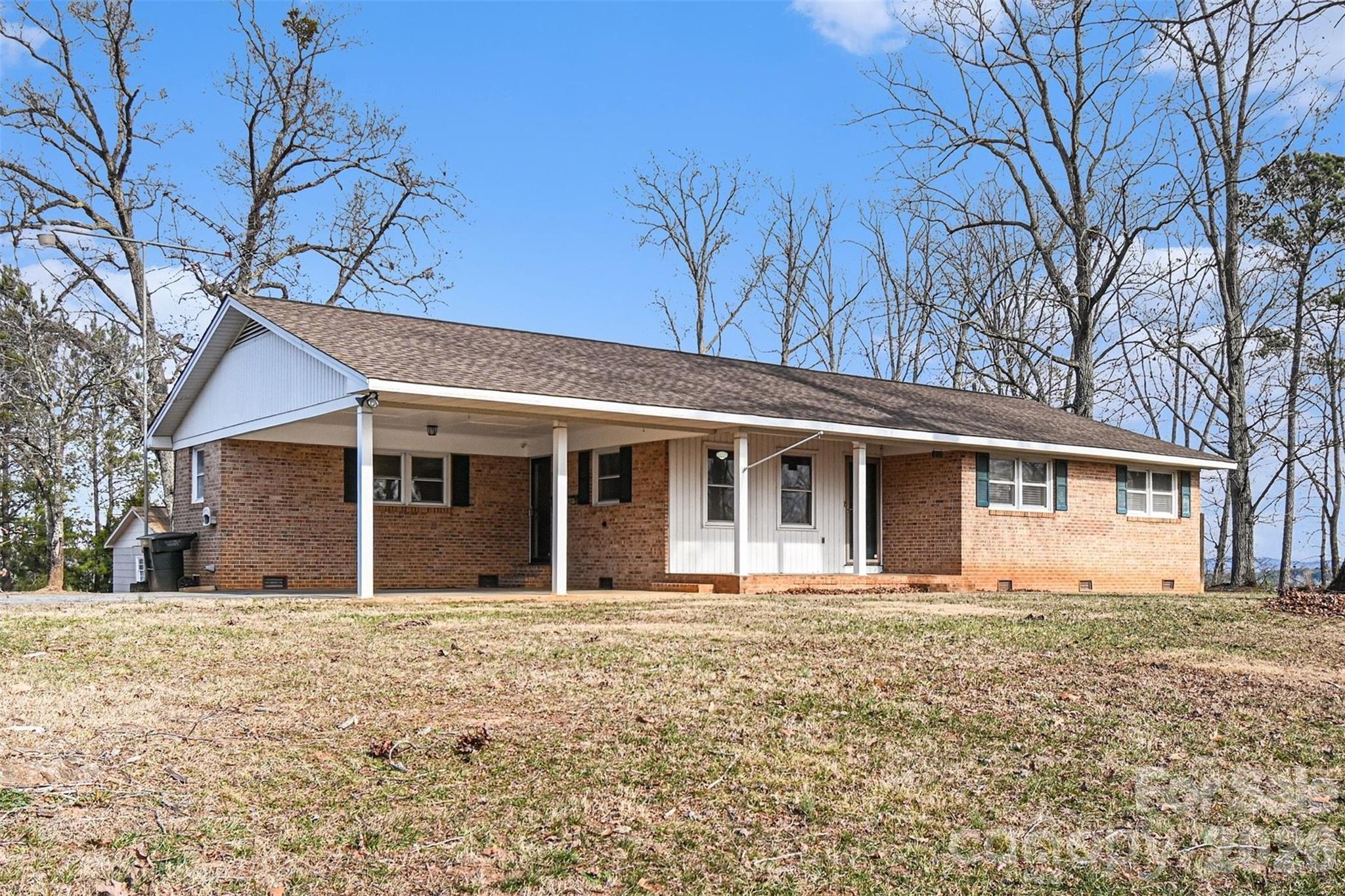 238 Lakeview Drive, Blacksburg, SC - photo 1 of 22