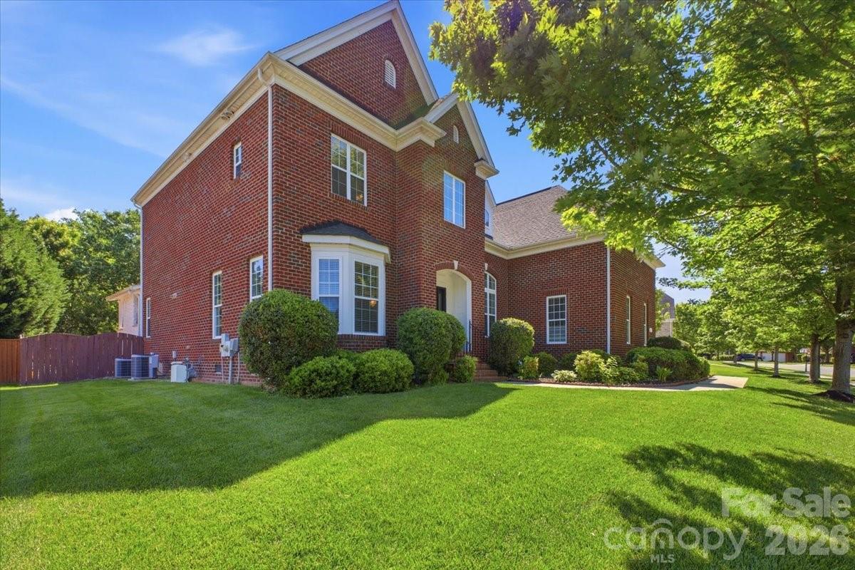 1825 Laveta Road, Charlotte, NC - photo 2 of 49