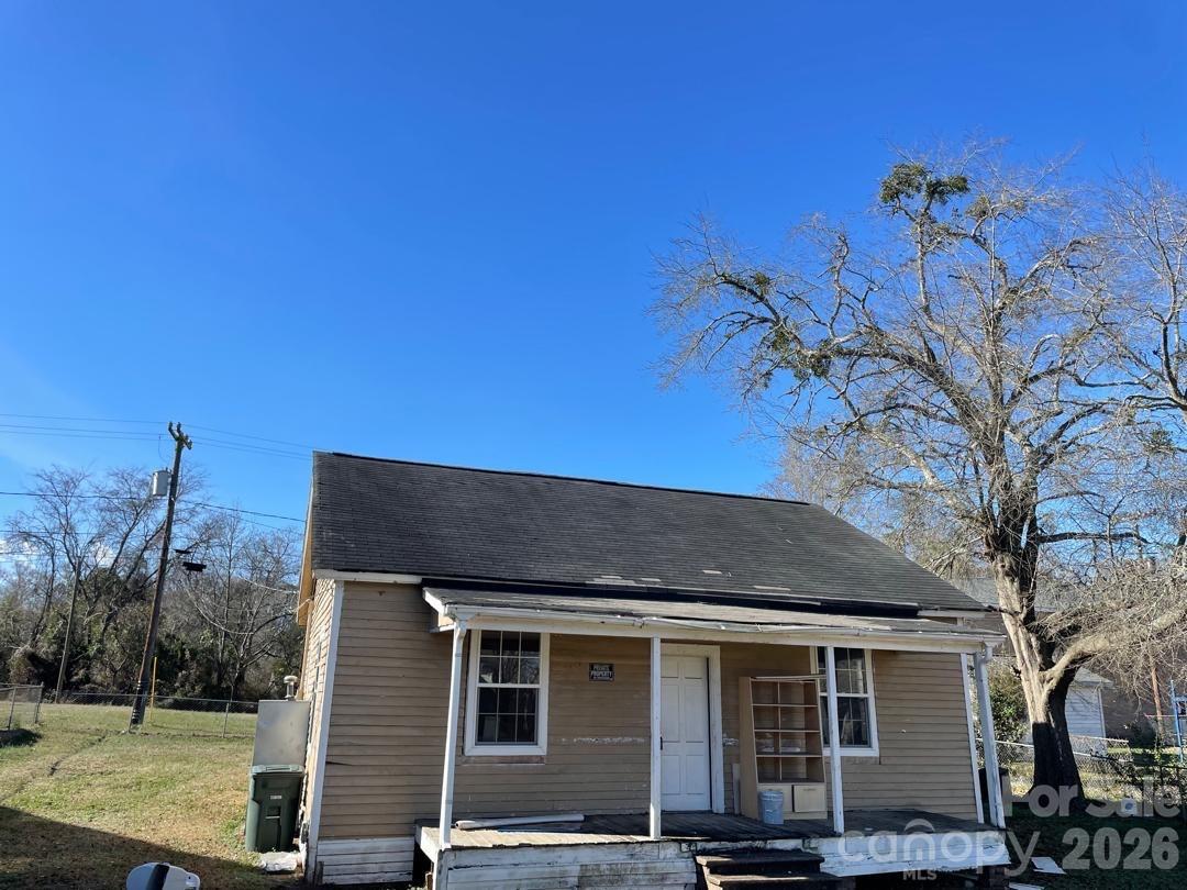 35 Center Street, Great Falls, SC - photo 1 of 15