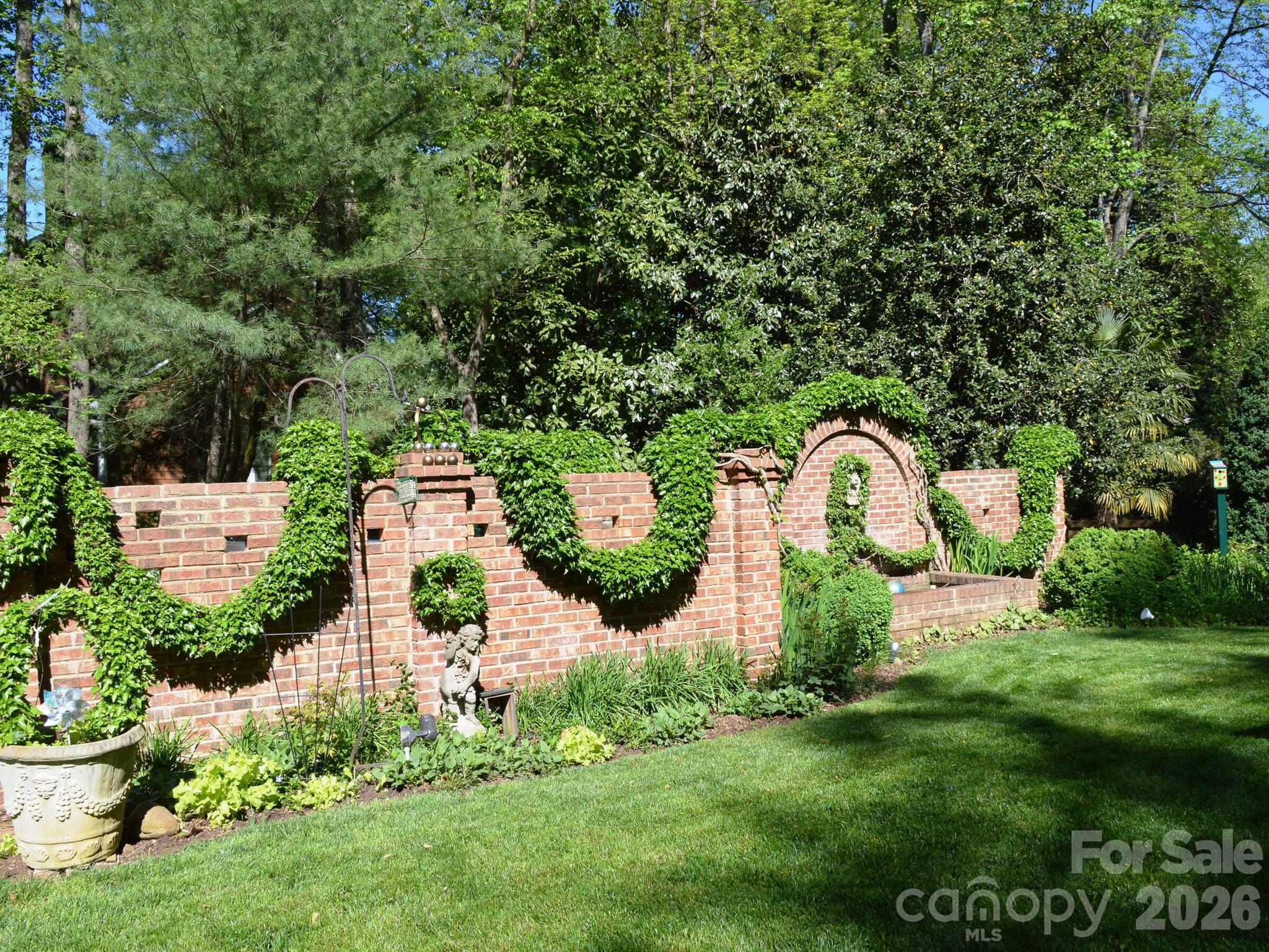 Photo 41 of 2424 Richardson Drive, Charlotte, NC