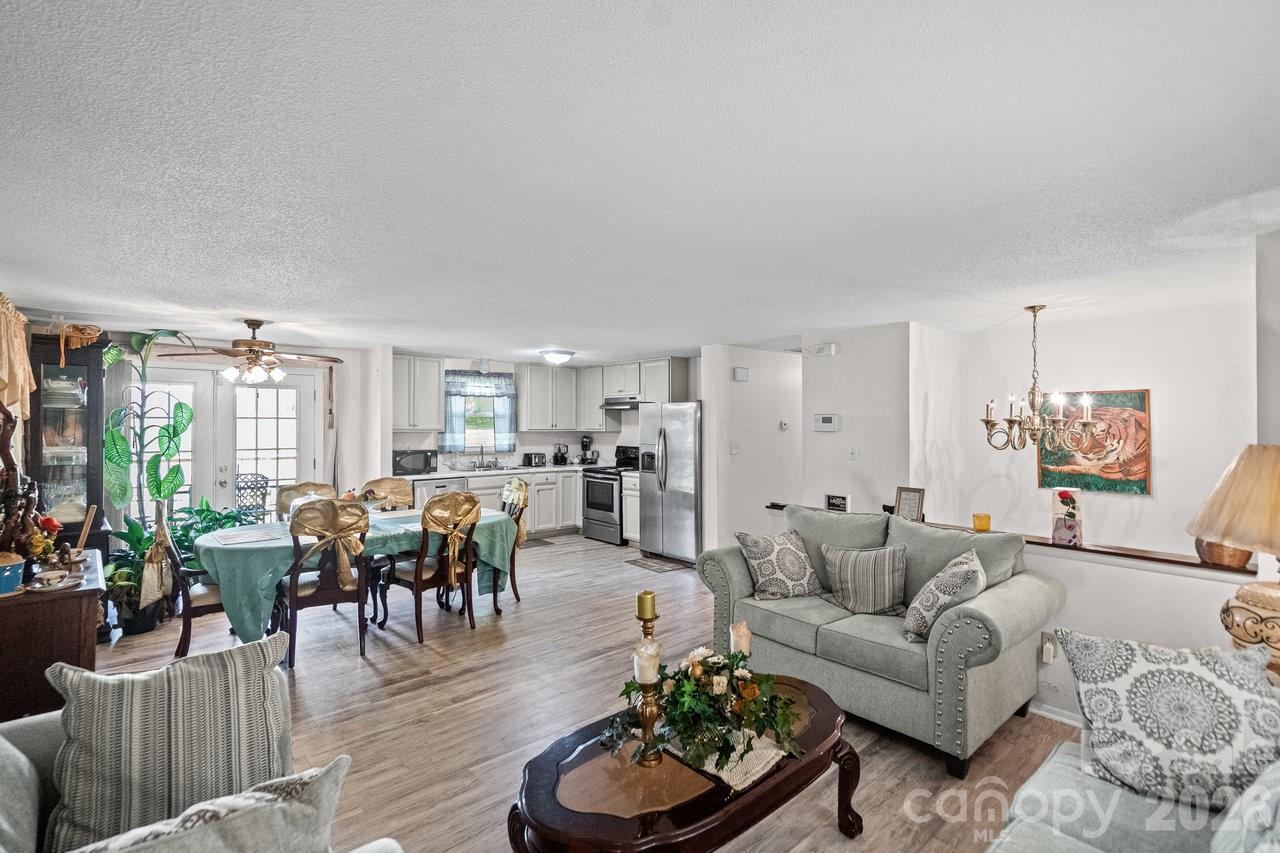 8619 Eaglewind Drive, Charlotte, NC