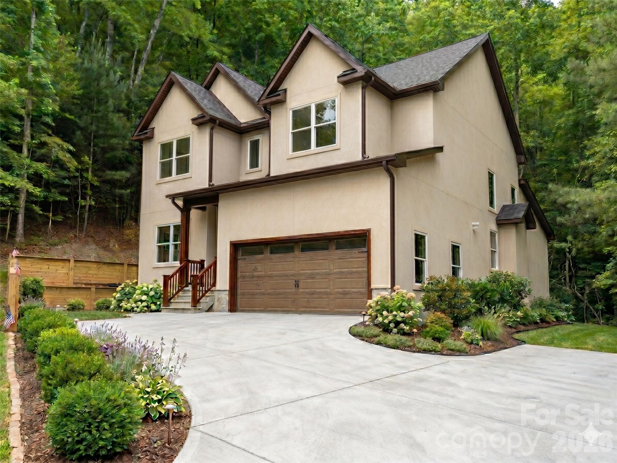 366 Mistletoe Trail, Hendersonville, NC