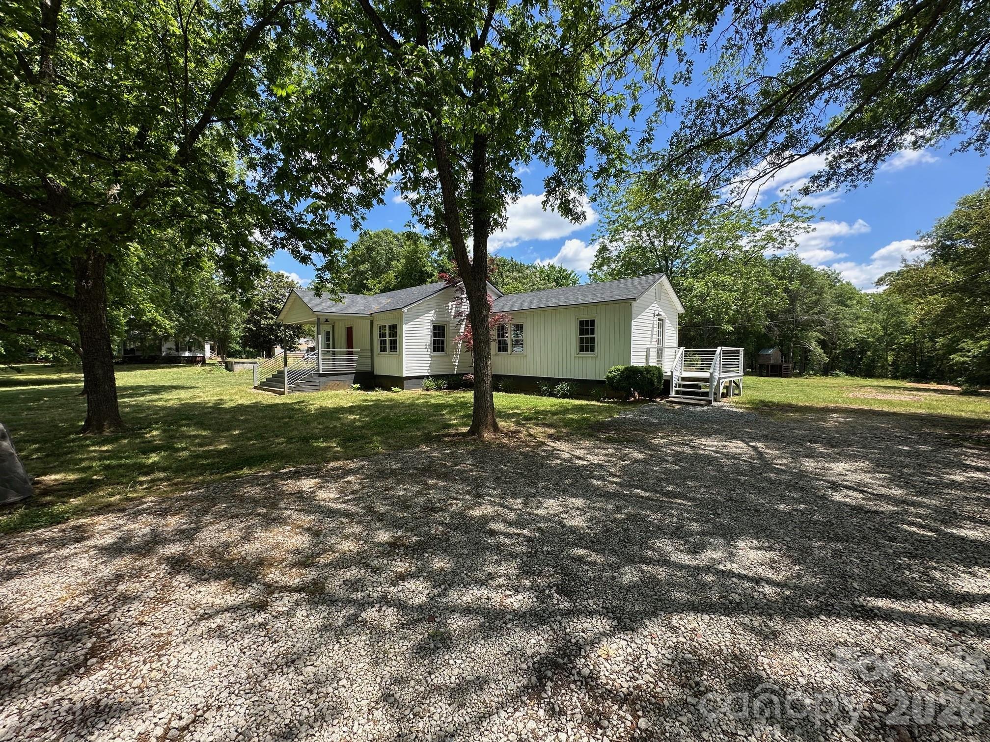 358 N Green River Road, Gaffney, SC - photo 3 of 32