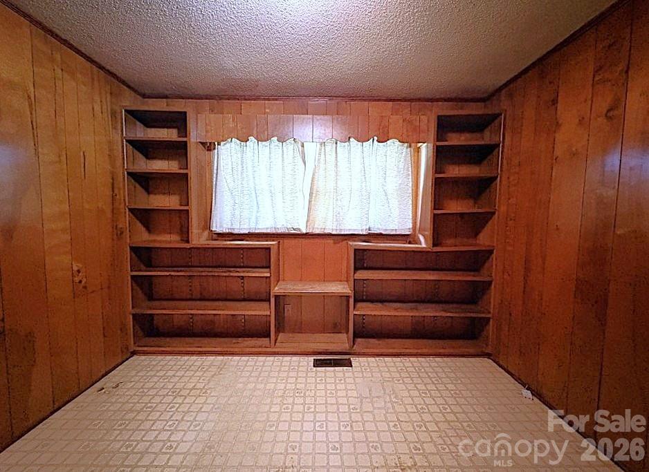 Photo 10 of 723 Kings Mountain Street, Clover, SC