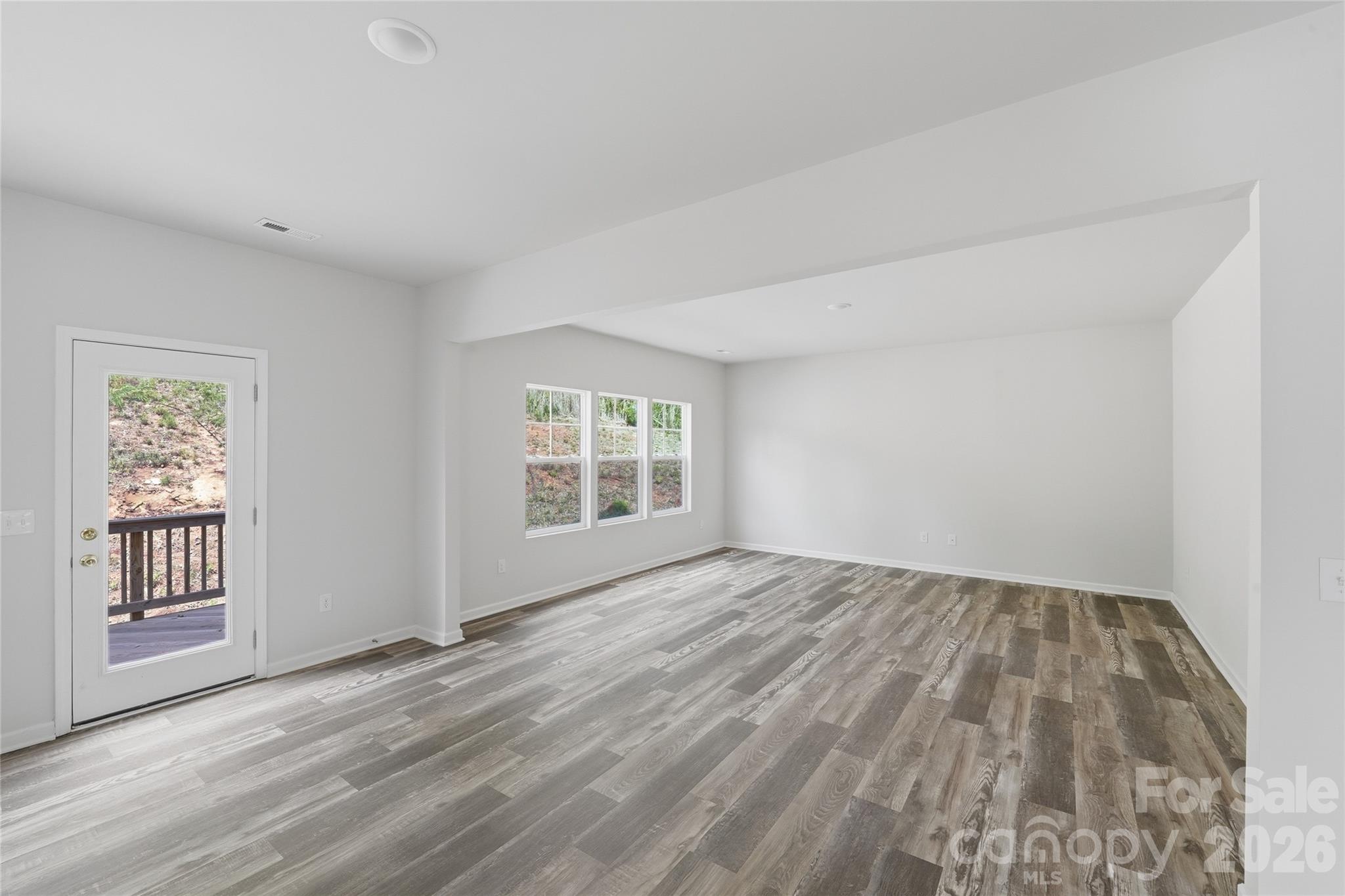 5145 Mark Drive NE, Hickory, NC - photo 2 of 43