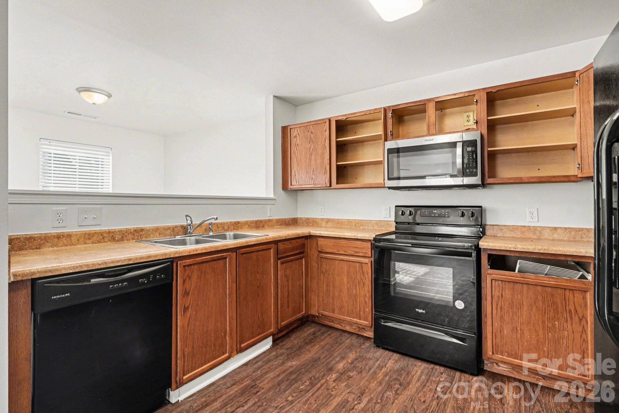 Photo 2 of 911 Swearngan Ridge Court, Charlotte, NC
