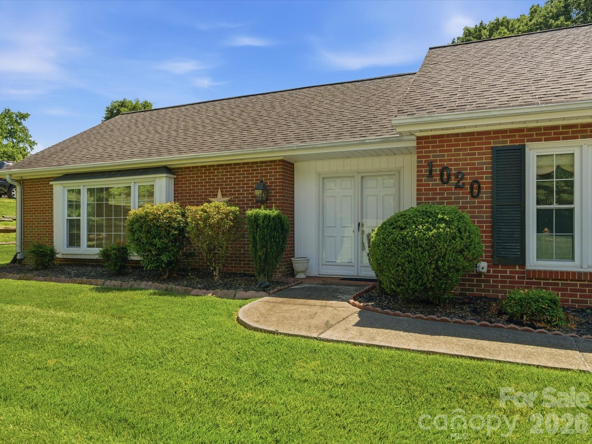 Photo 3 of 1020 Longreen Drive, Kernersville, NC