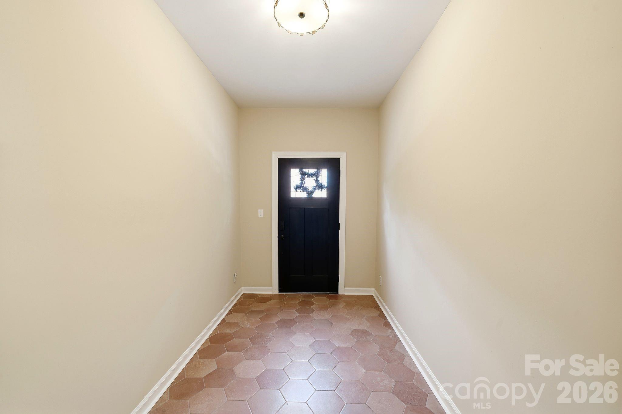 Home for sale at 6821 Hollow Oak Drive, Charlotte, NC — photo 18 of 38
