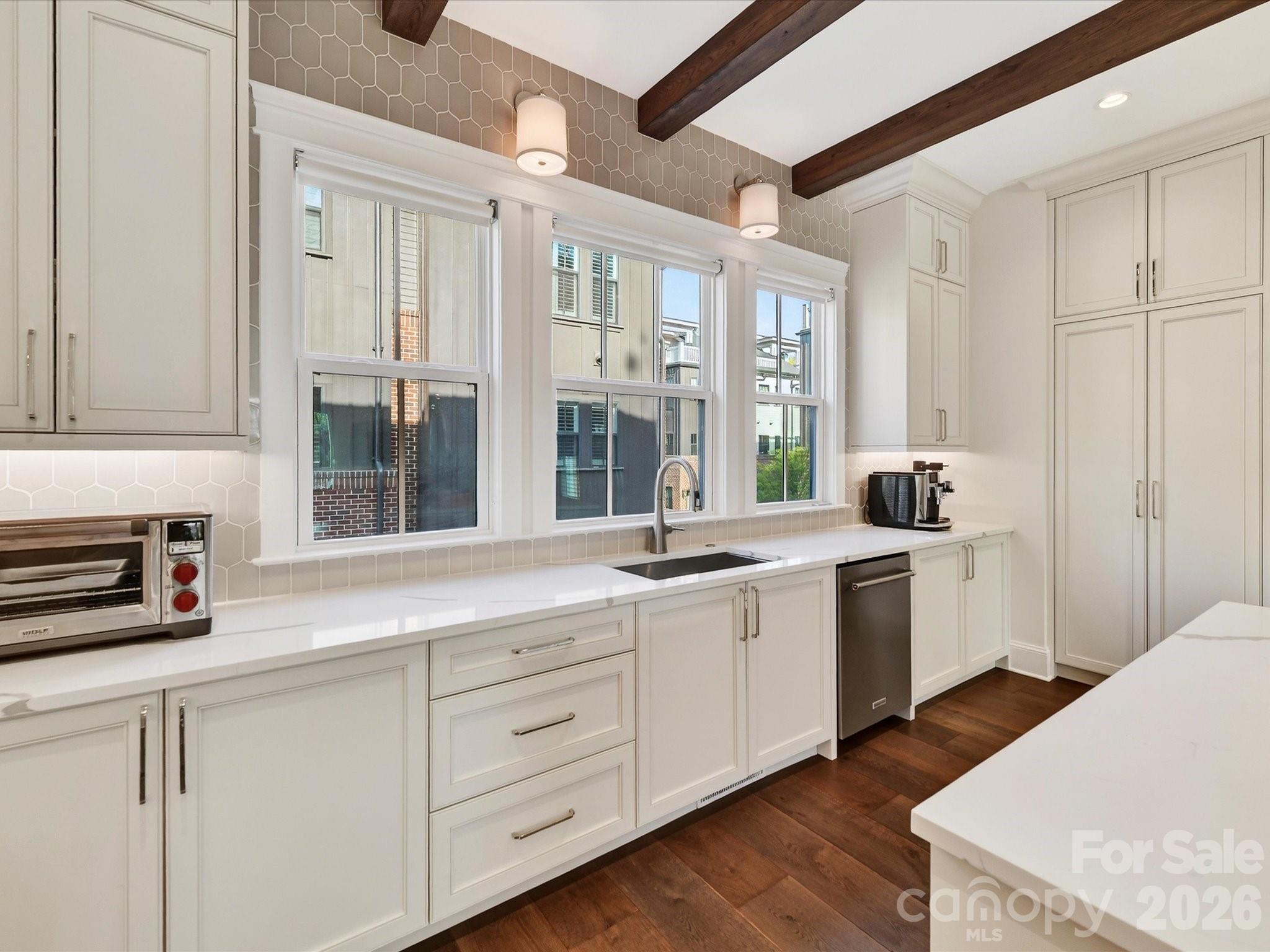3074 Selwyn Avenue, Charlotte, NC - photo 11 of 39