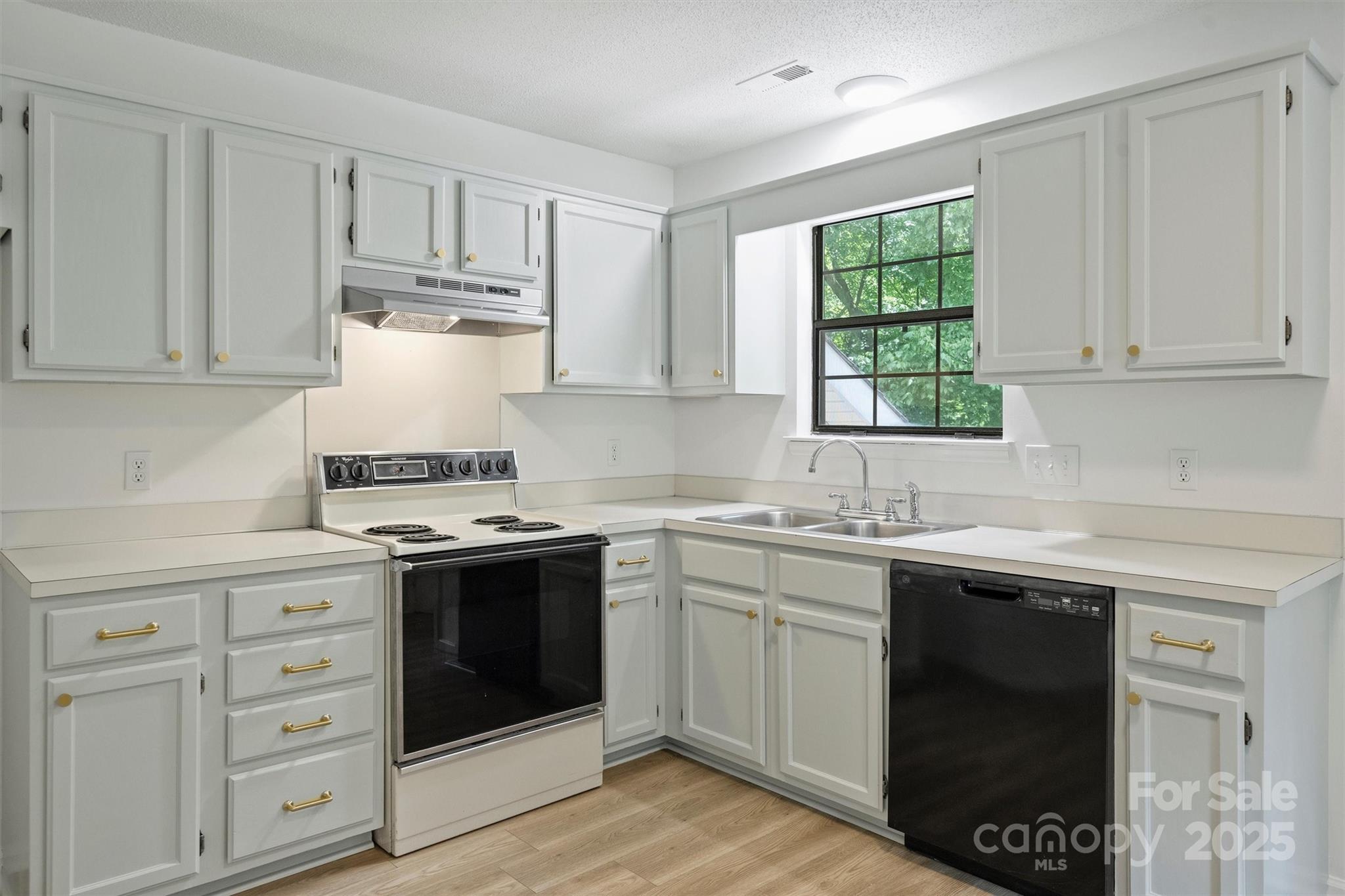 6115 Coltswood Court, Charlotte, NC - photo 14 of 39
