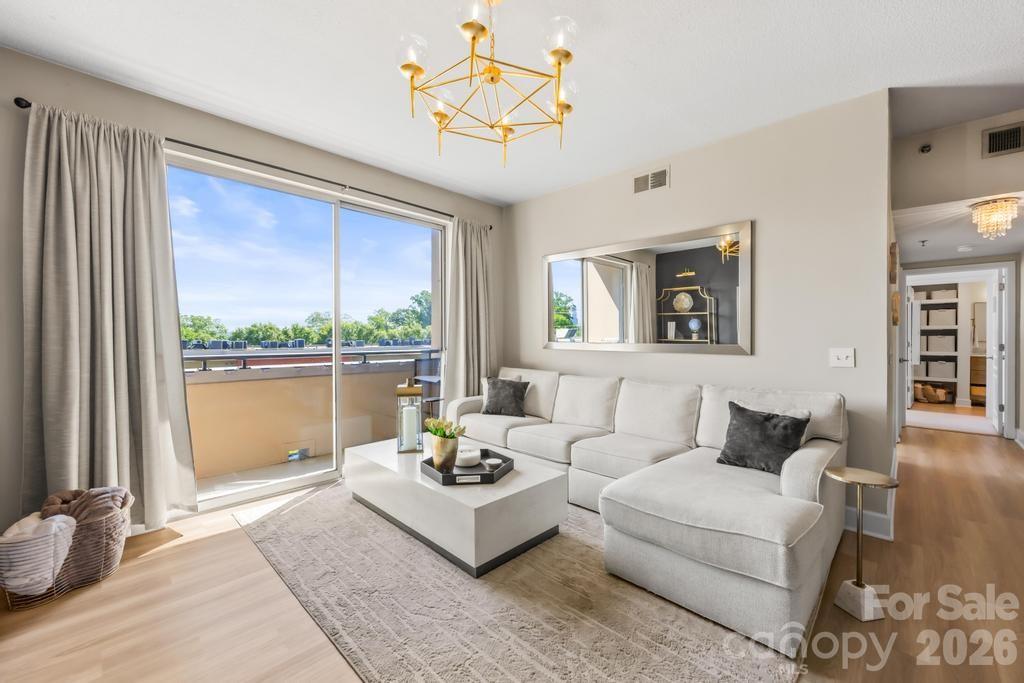 Photo 2 of 1315 East Boulevard719, Charlotte, NC
