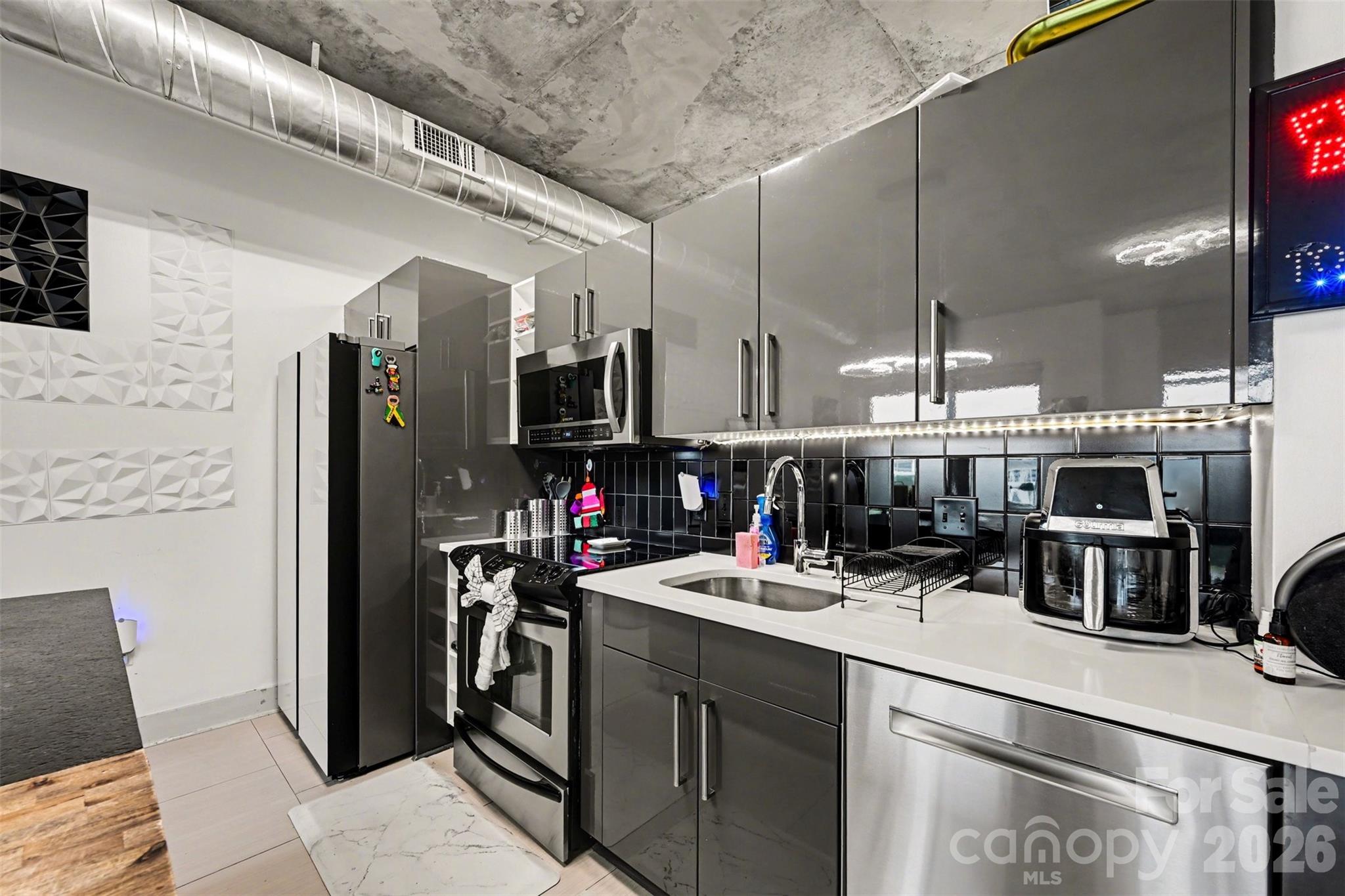Photo 11 of 505 E 6th Street803, Charlotte, NC