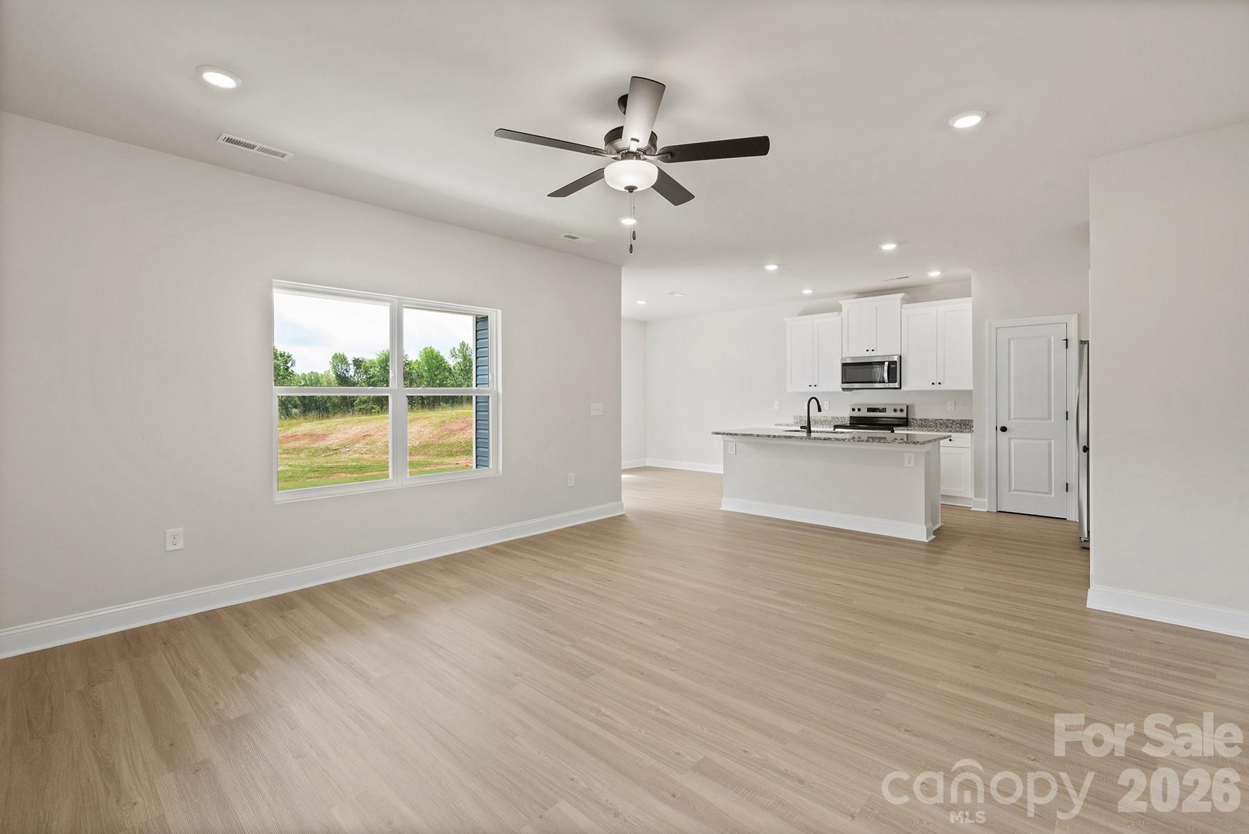 Photo 4 of 6622 Fairford Drive, Charlotte, NC