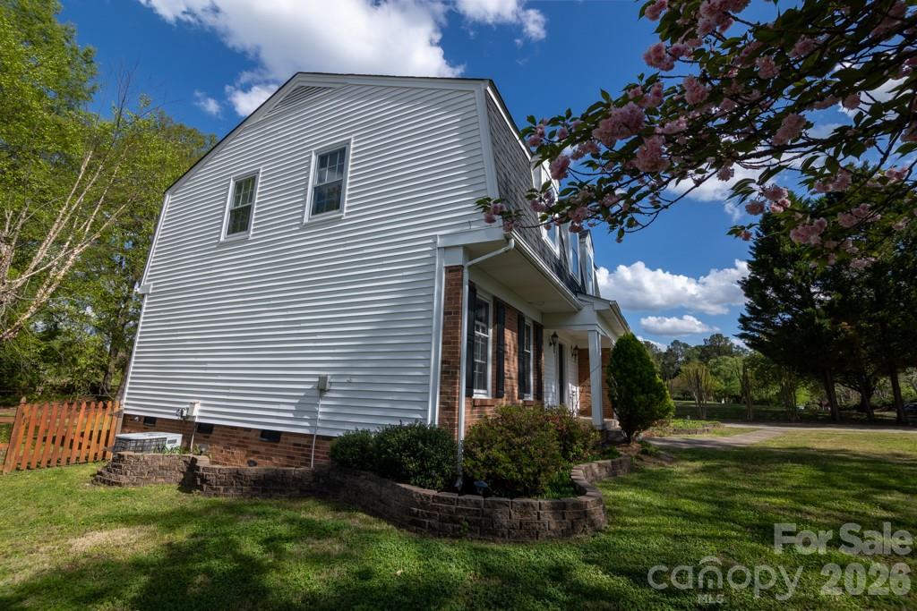 Photo 6 of 2232 Lawton Bluff Road, Charlotte, NC