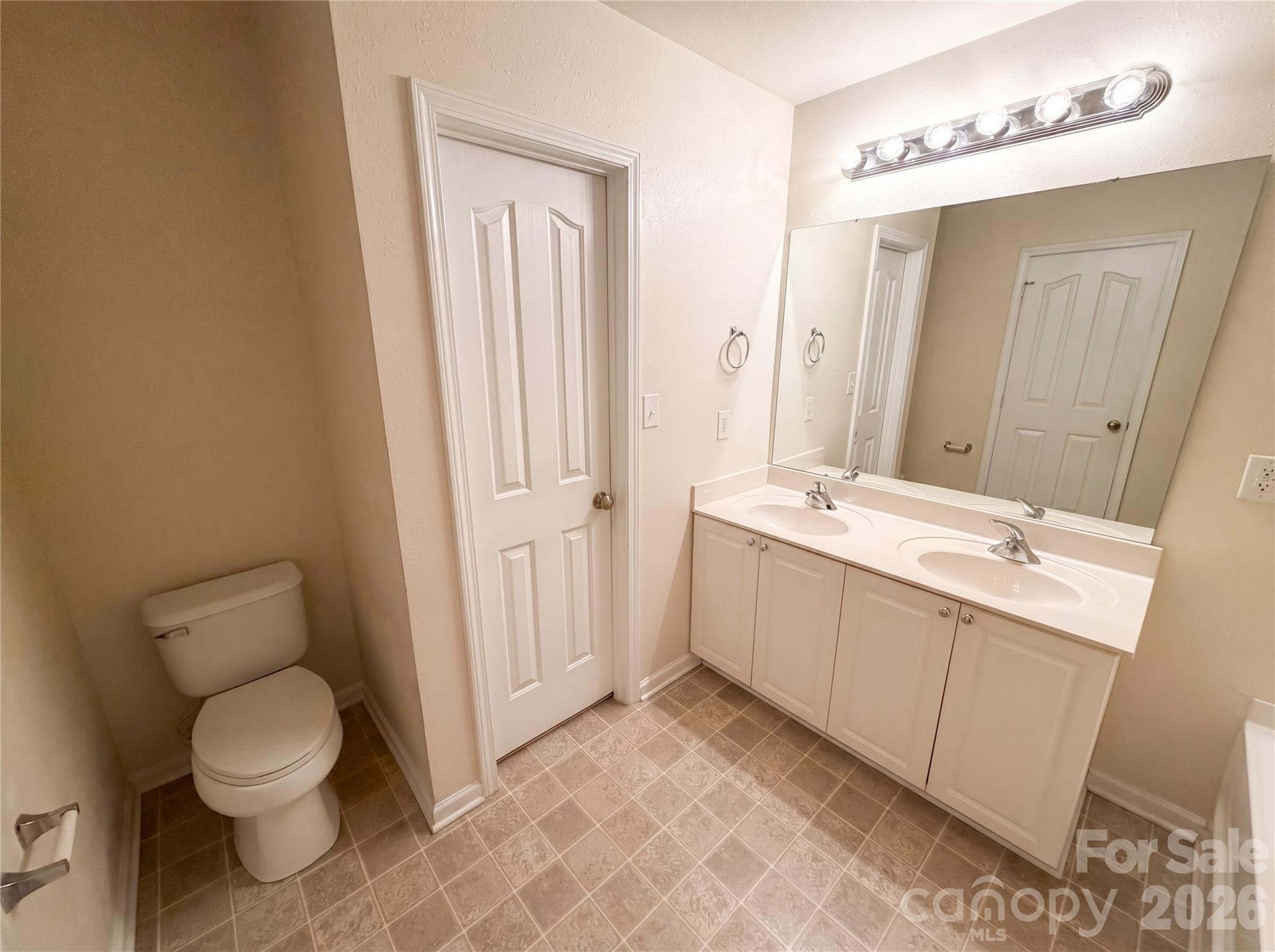 Photo 14 of 1131 Jordans Pond Lane, Charlotte, NC