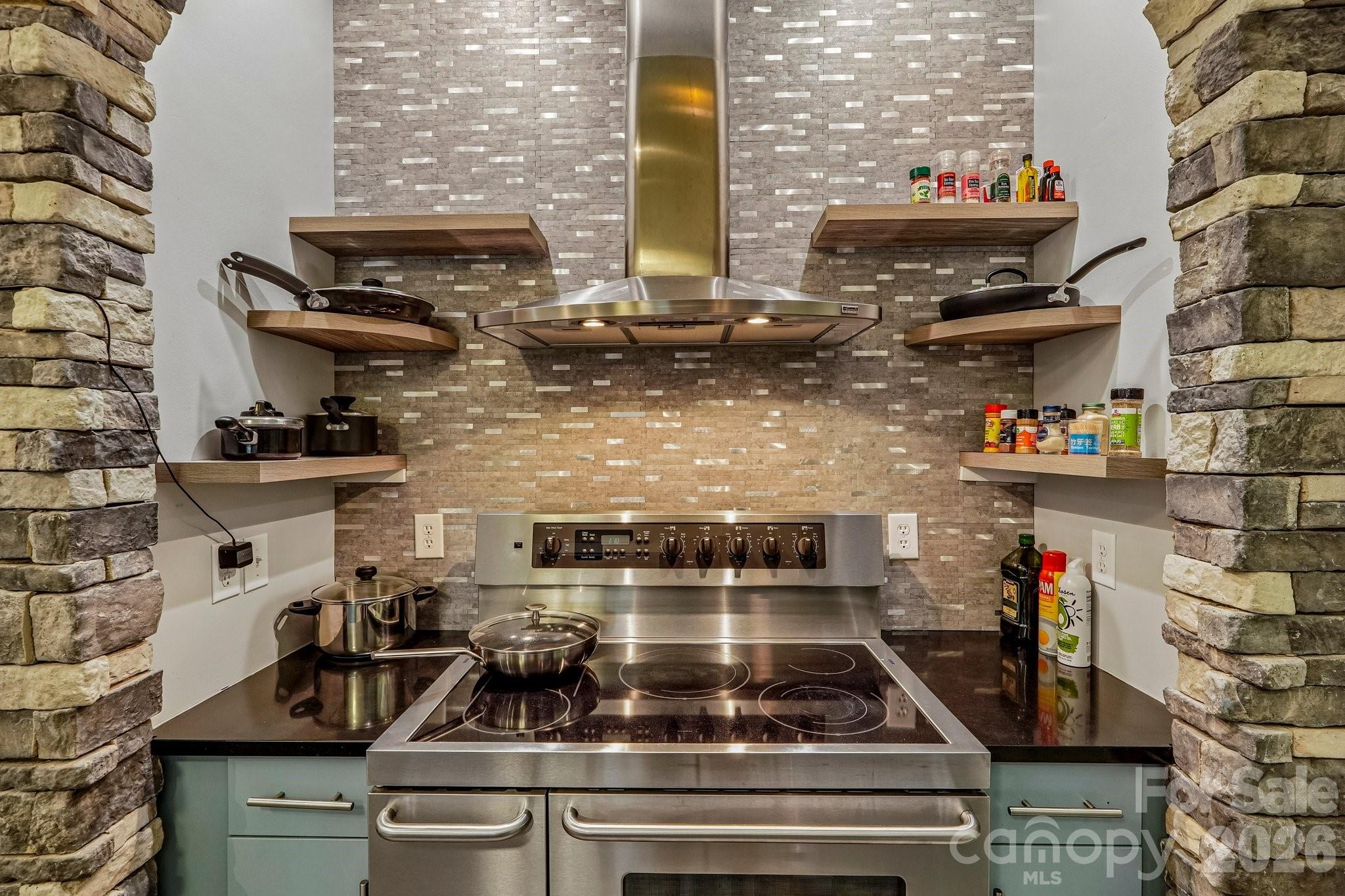 Photo 5 of 611 E 37th Street, Charlotte, NC