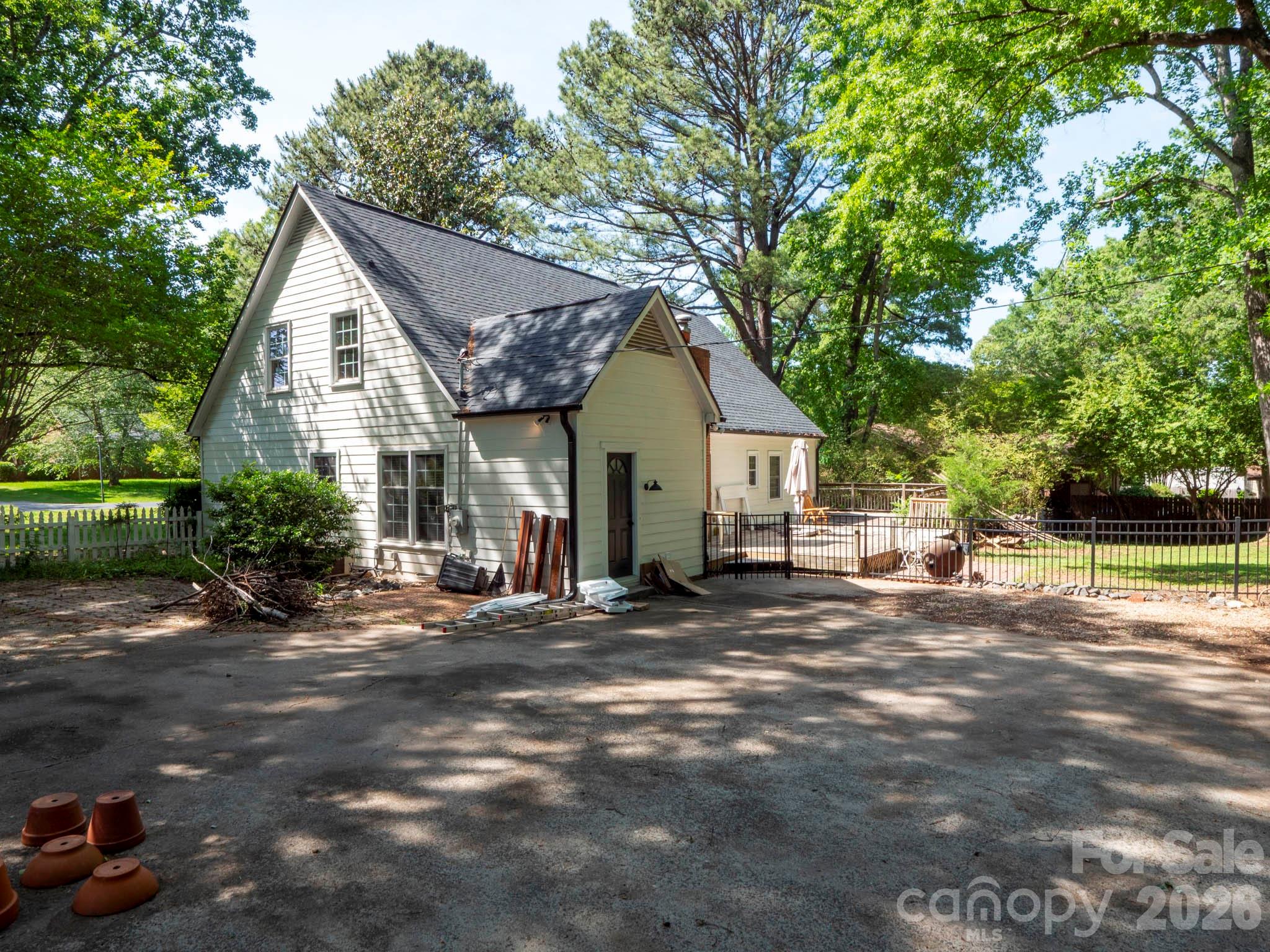 14132 Honeysuckle Ridge Drive, Matthews, NC - photo 22 of 26