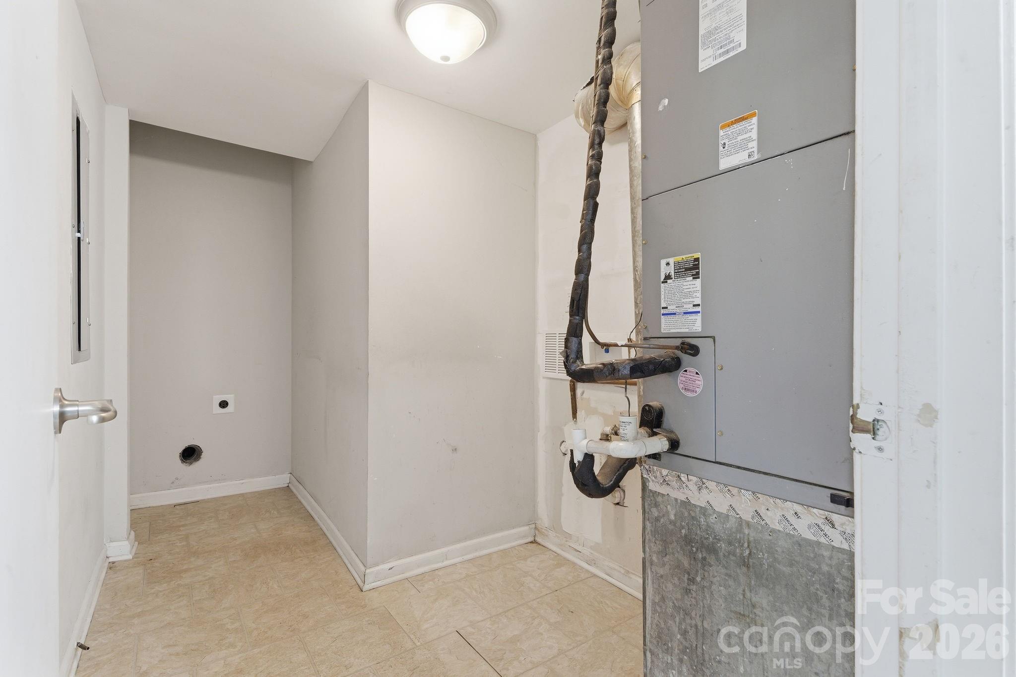 Home for sale at 7401 Park Vista Circle, Charlotte, NC — photo 13 of 33