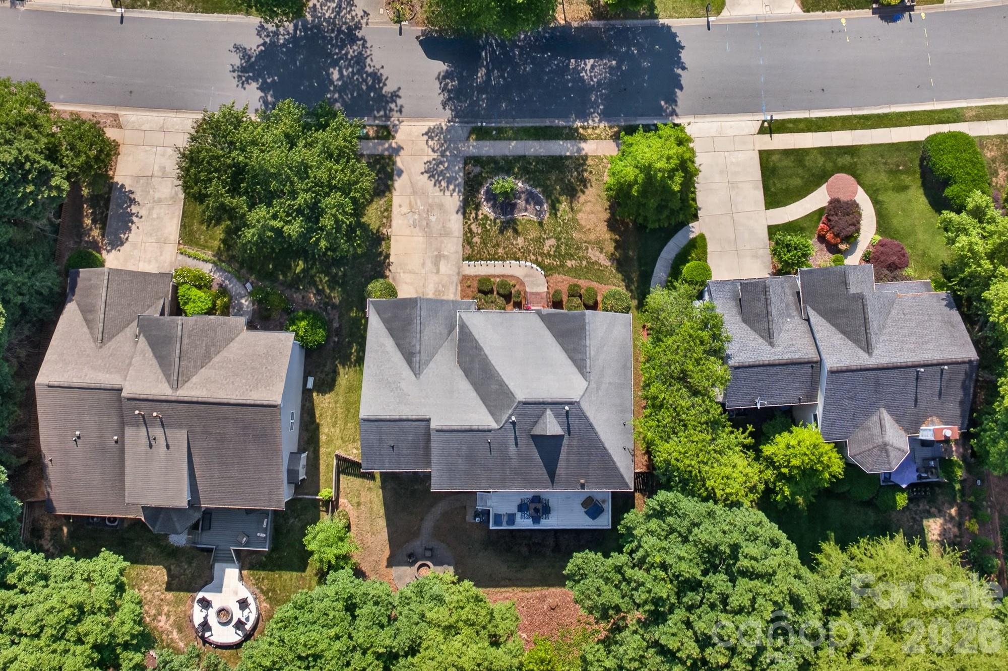 8812 Kingston Forest Drive, Charlotte, NC - photo 3 of 37