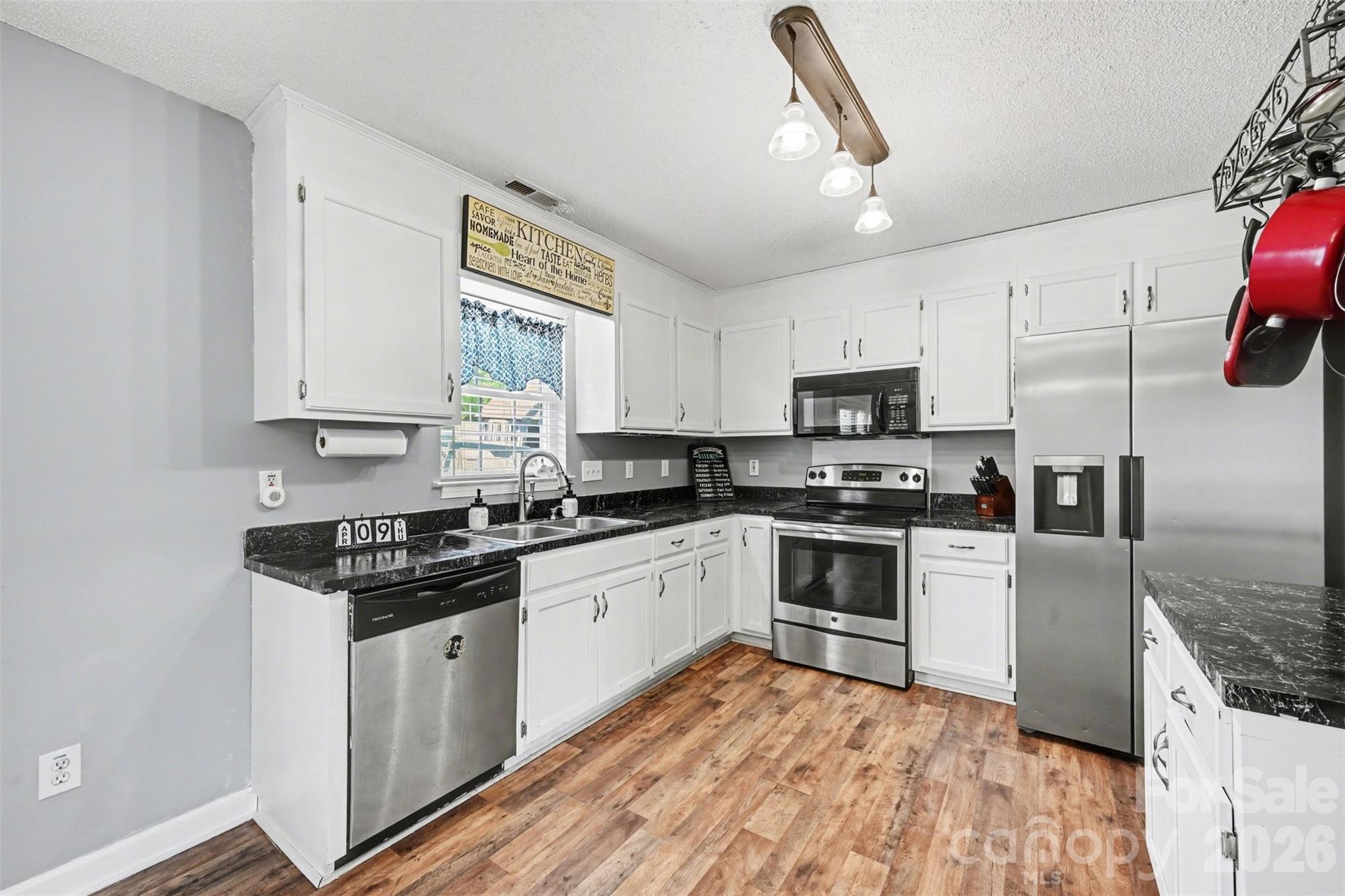 353 Woodlawn Avenue, Mount Holly, NC - photo 14 of 29