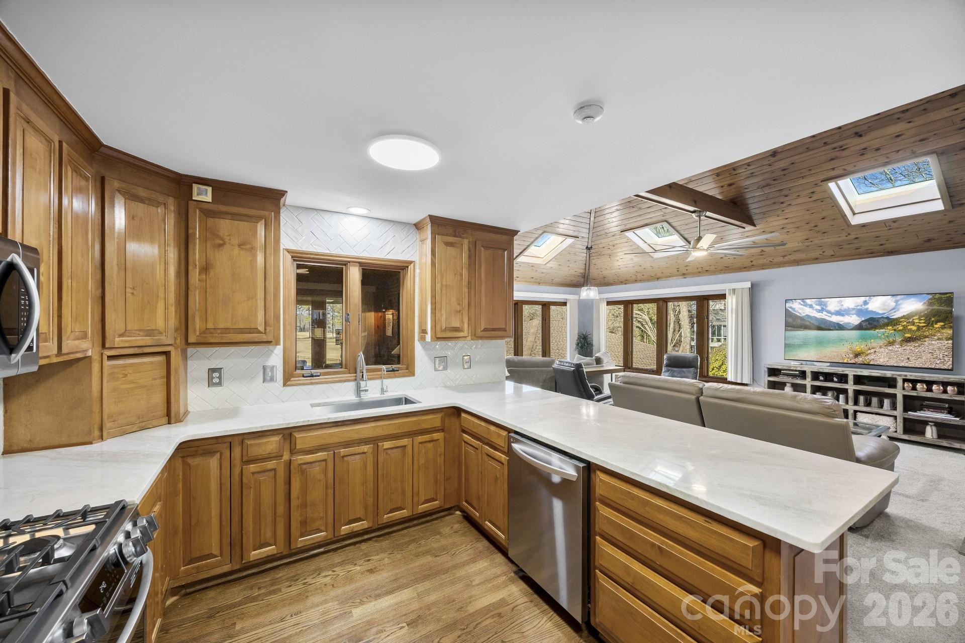 Photo 11 of 1419 Stoneyridge Drive, Charlotte, NC