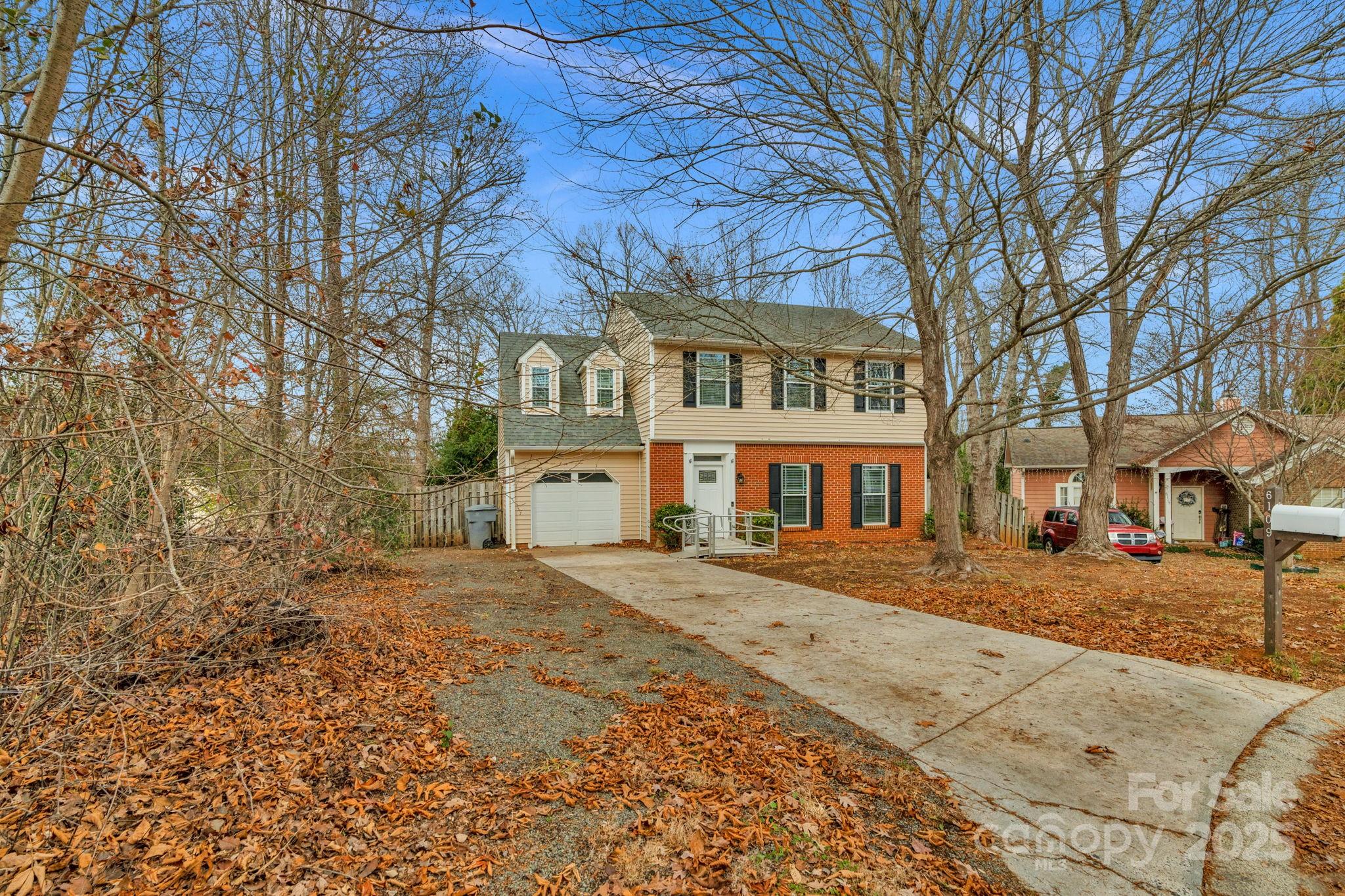Photo 3 of 6109 Tartan Green Court, Charlotte, NC