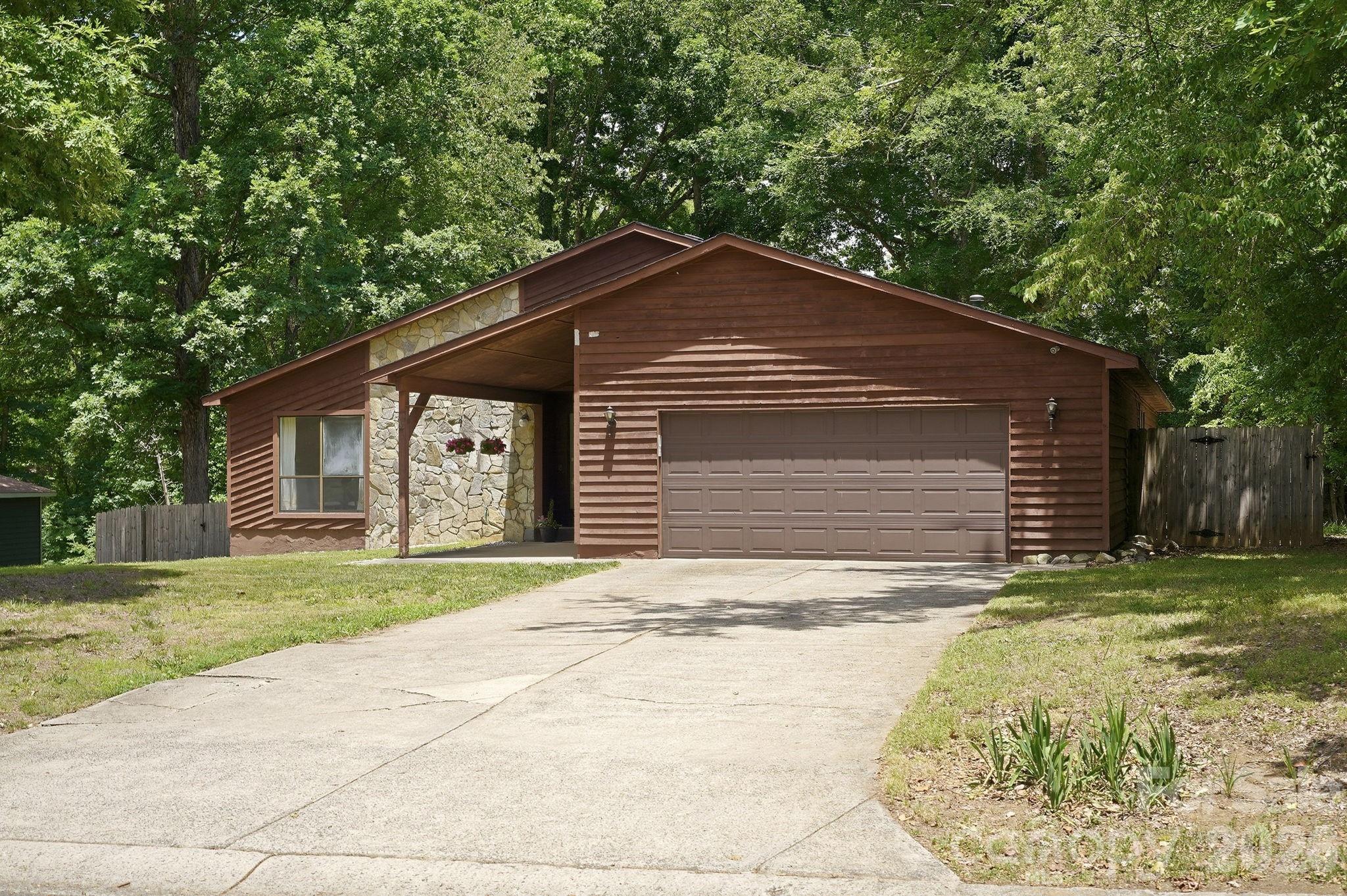 Photo 2 of 4119 Bon Rea Drive, Charlotte, NC