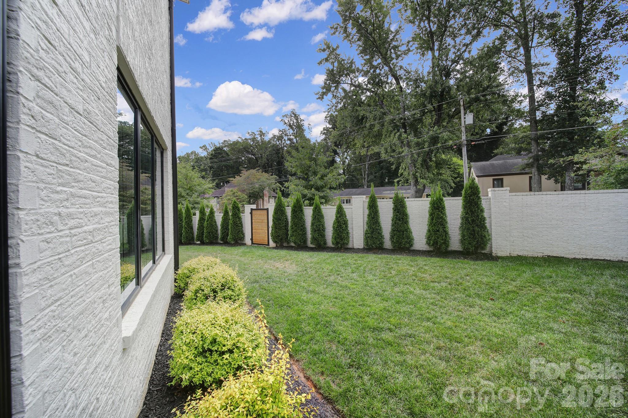 Photo 33 of 911 Laurel Creek Lane, Charlotte, NC