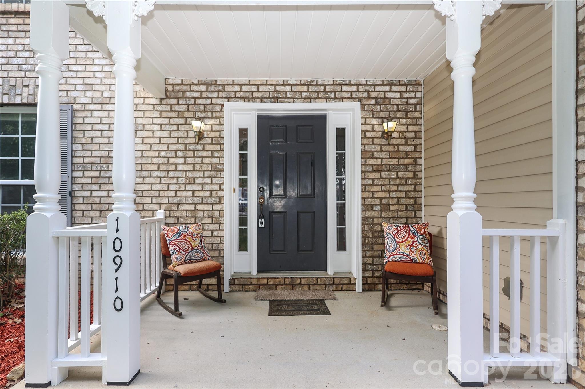 10910 Elm Bend Drive, Charlotte, NC - photo 3 of 41