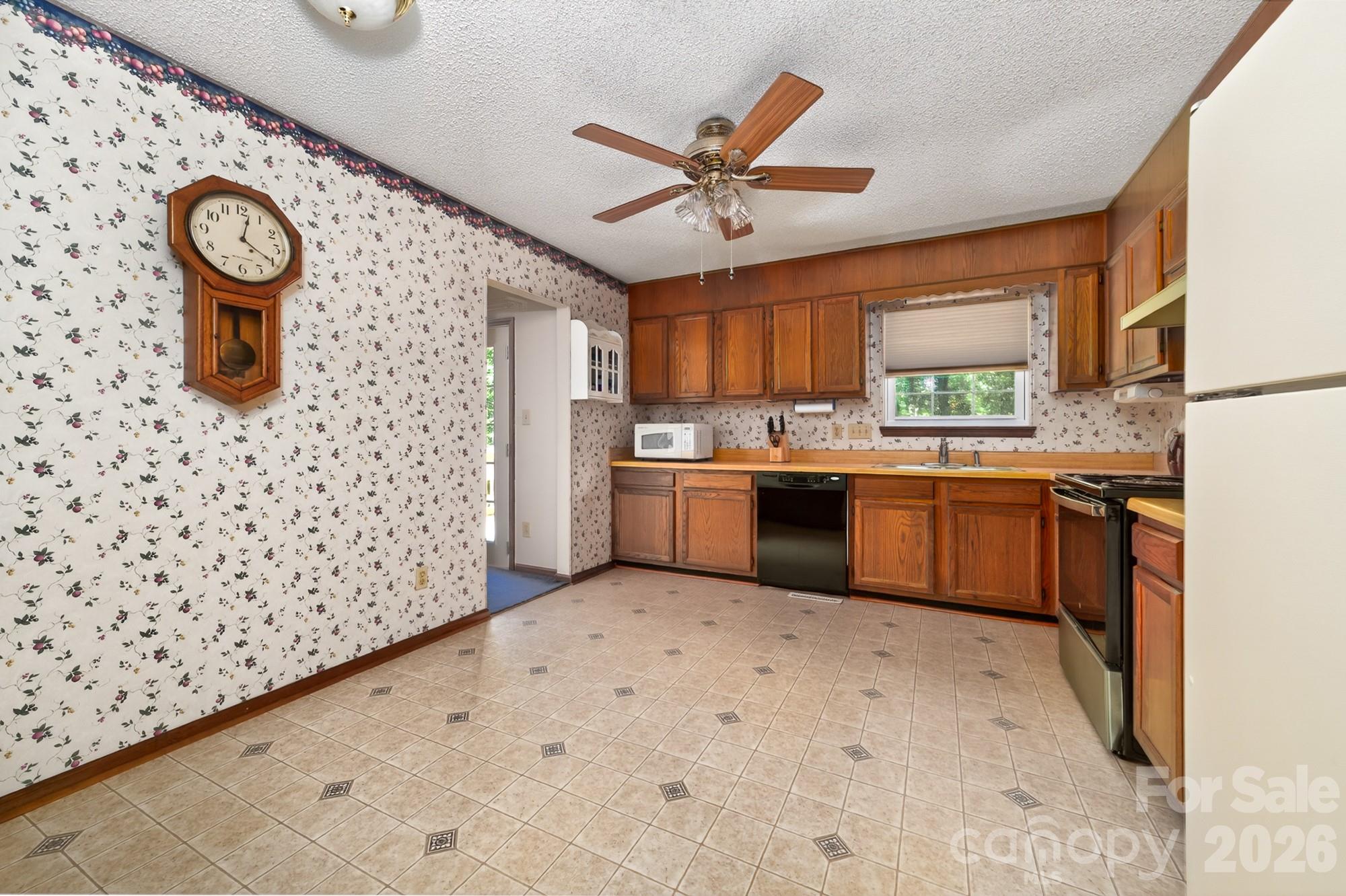Photo 10 of 10730 Coachman Circle, Charlotte, NC
