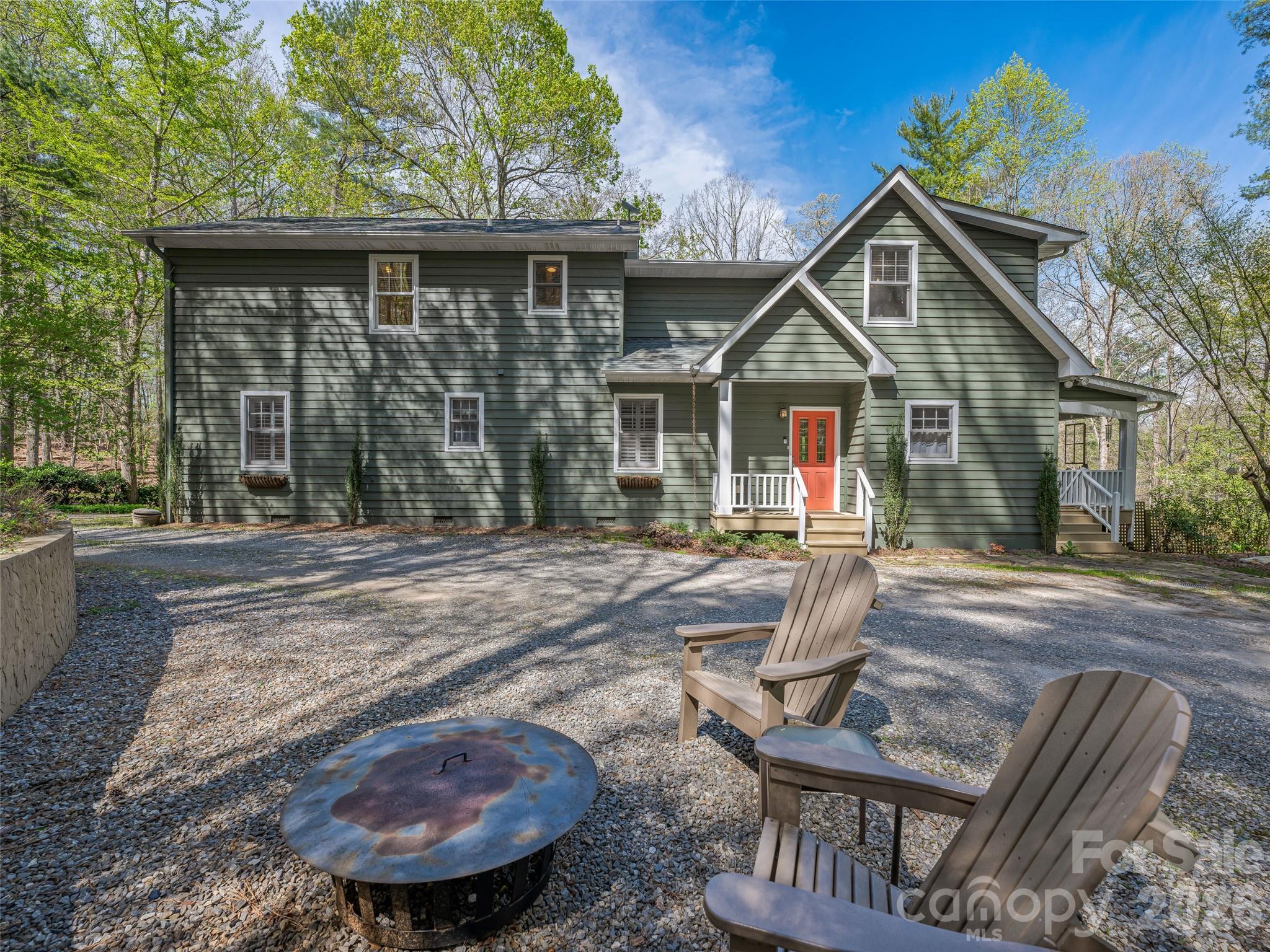 18 Thousand Oaks Boulevard, Fairview, NC - photo 3 of 45