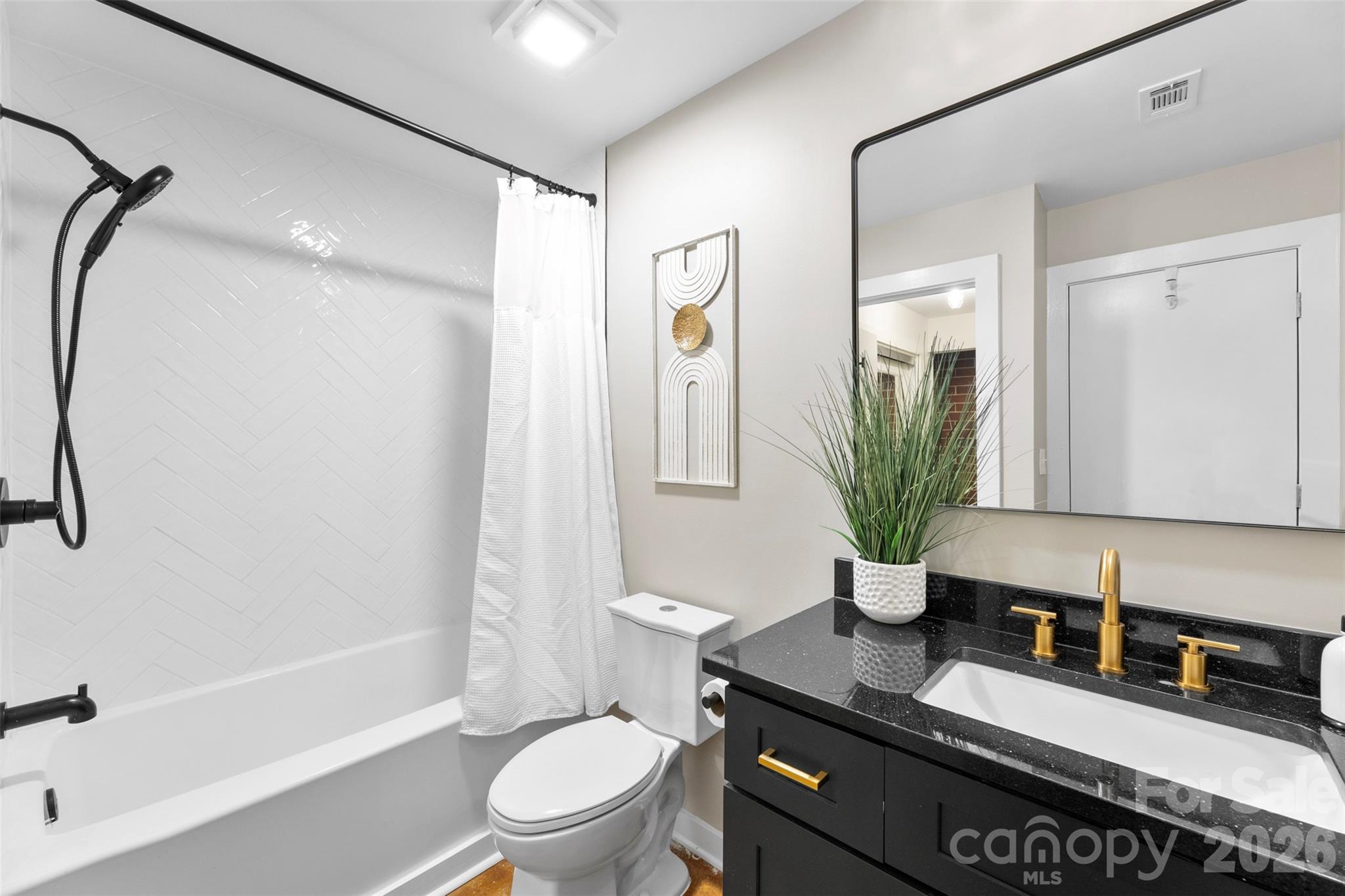 Photo 17 of 626 N Graham Street205, Charlotte, NC