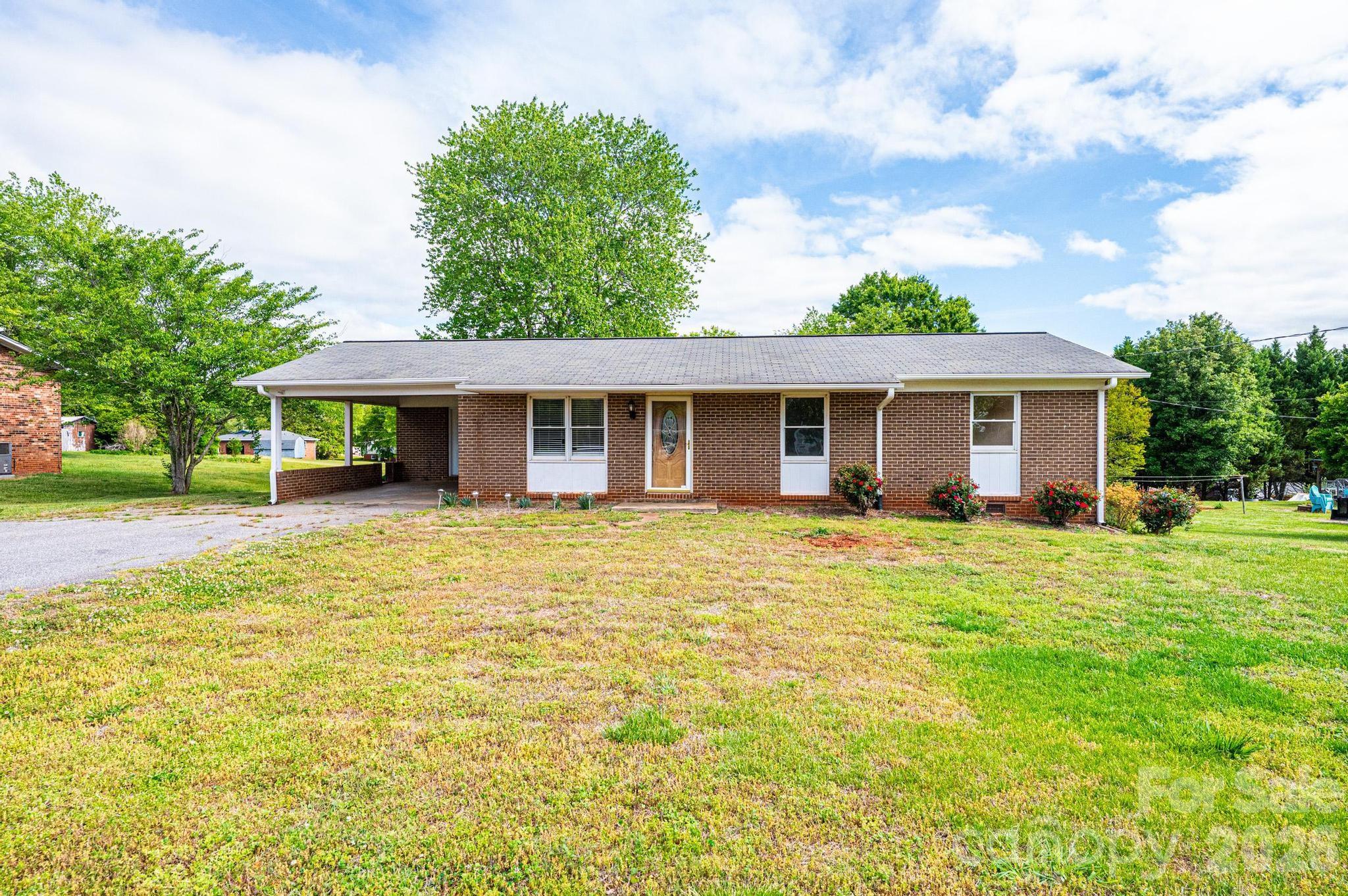 3886 Clay Street, Claremont, NC - photo 1 of 38
