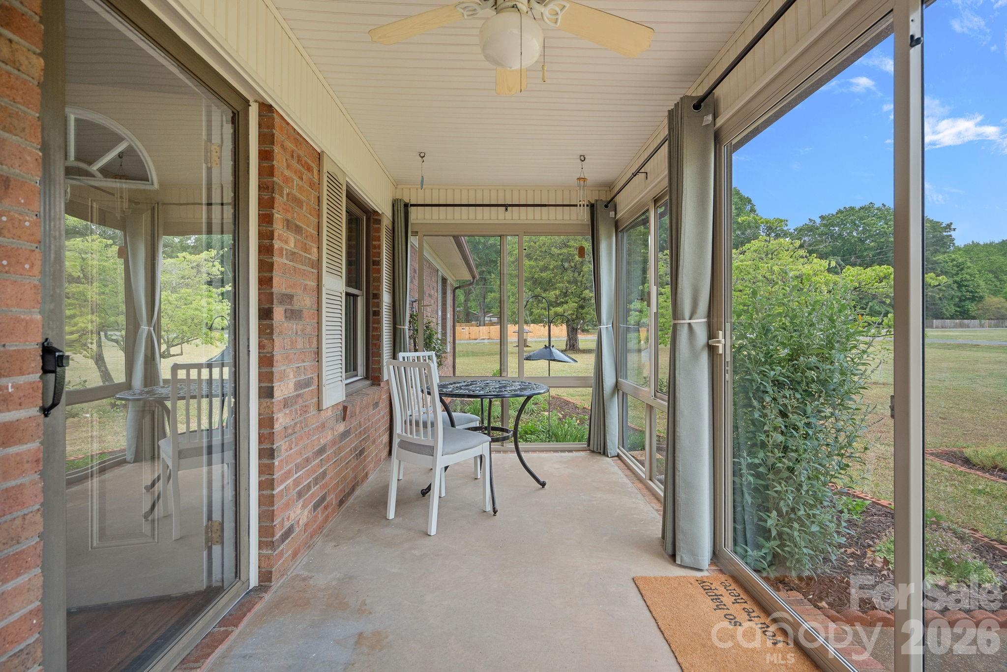 Photo 3 of 6131 Kinghurst Drive, Charlotte, NC