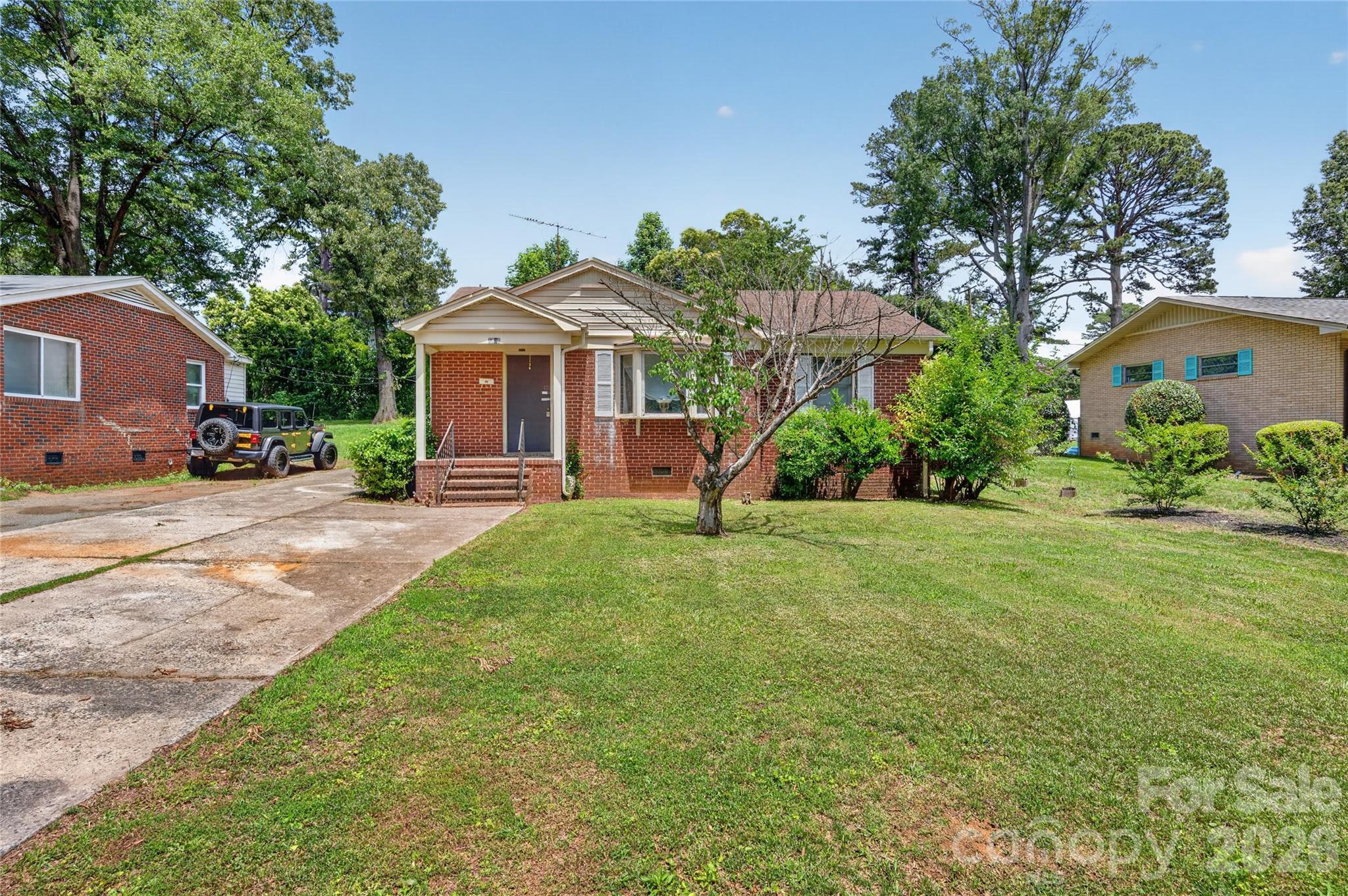Photo 7 of 1632 Madison Avenue, Charlotte, NC