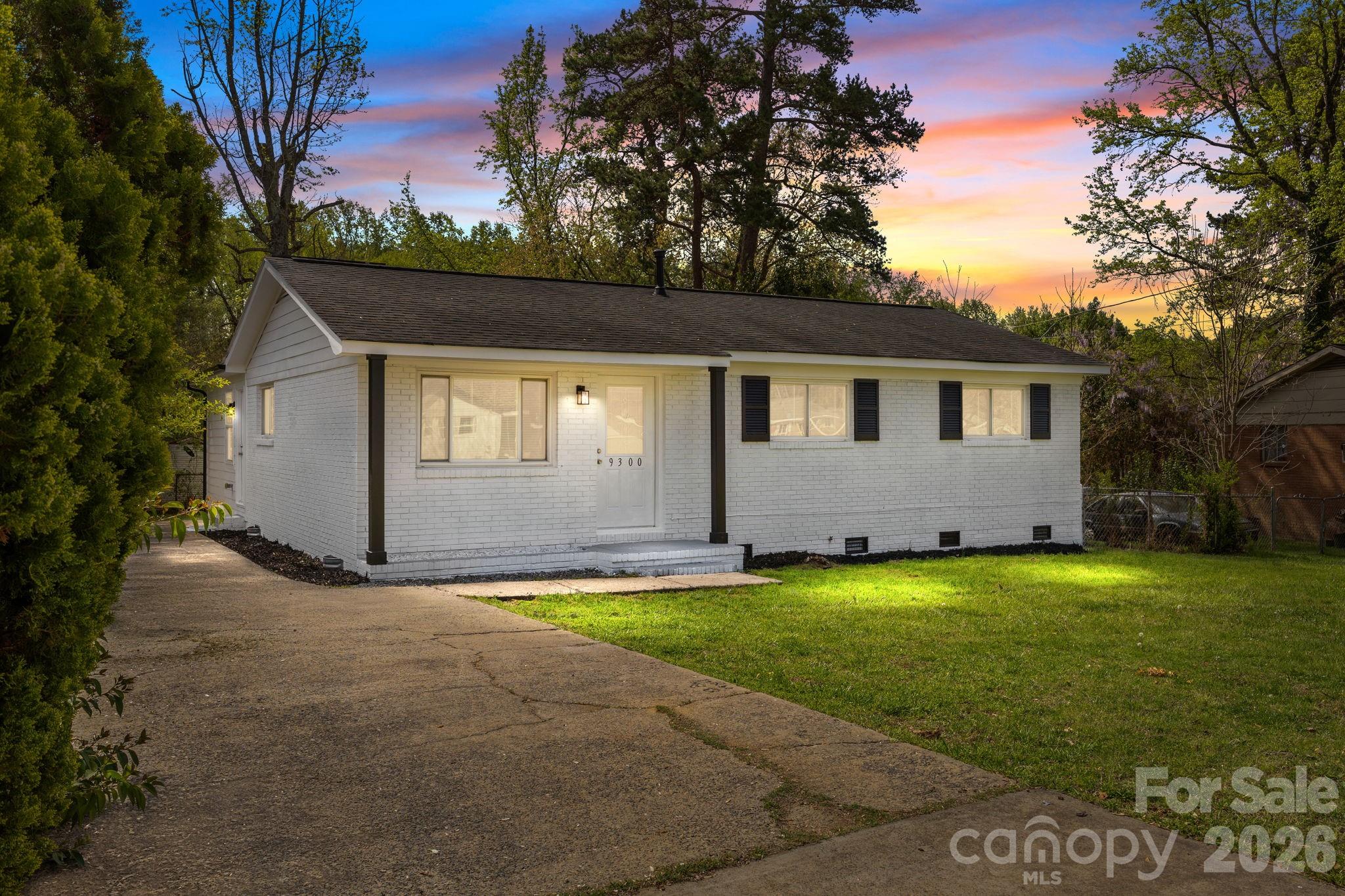 Photo 15 of 9300 Edgevale Drive, Charlotte, NC