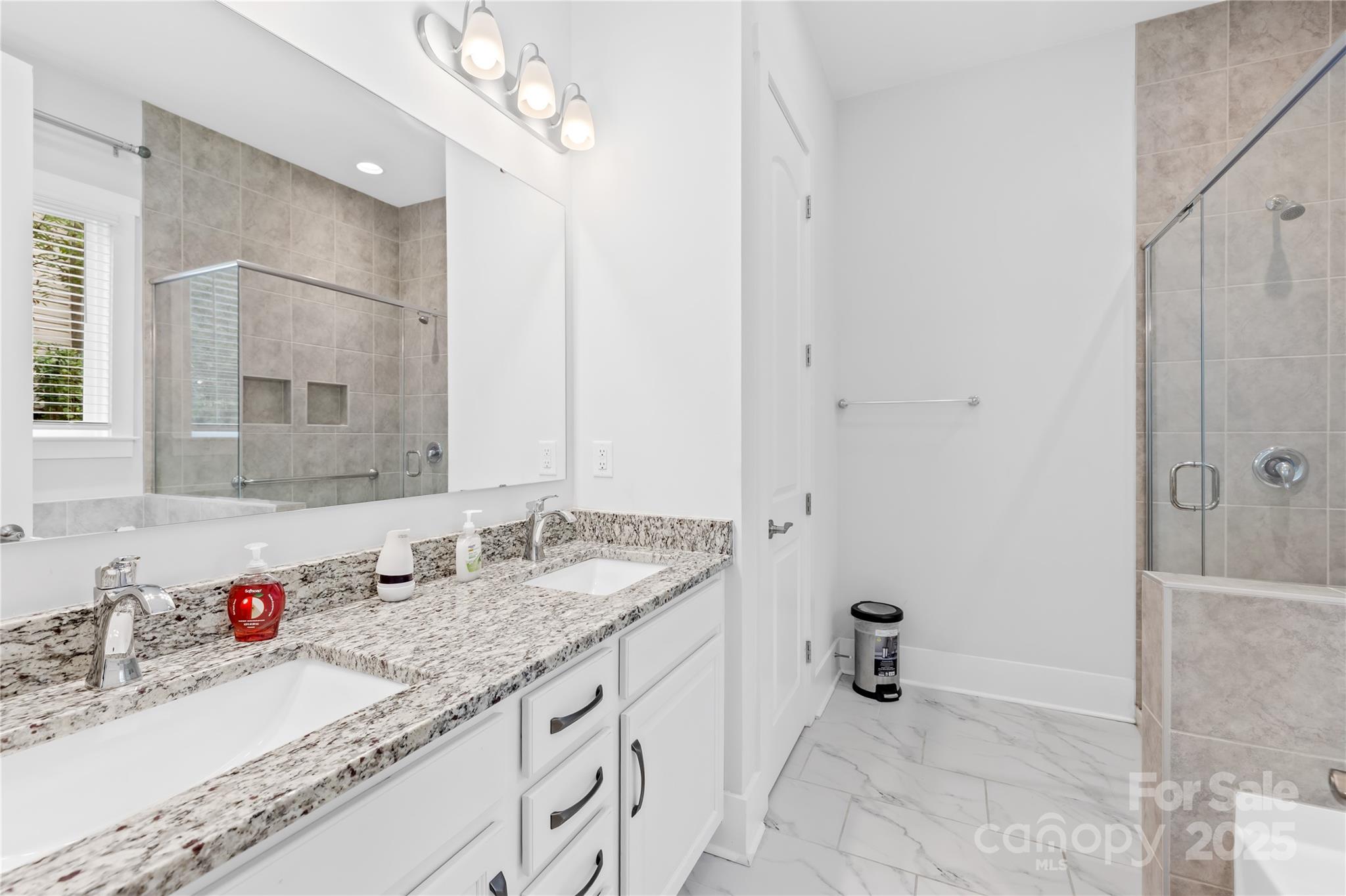 Home for sale at 1727 grace Lane, Charlotte, NC — photo 36 of 47
