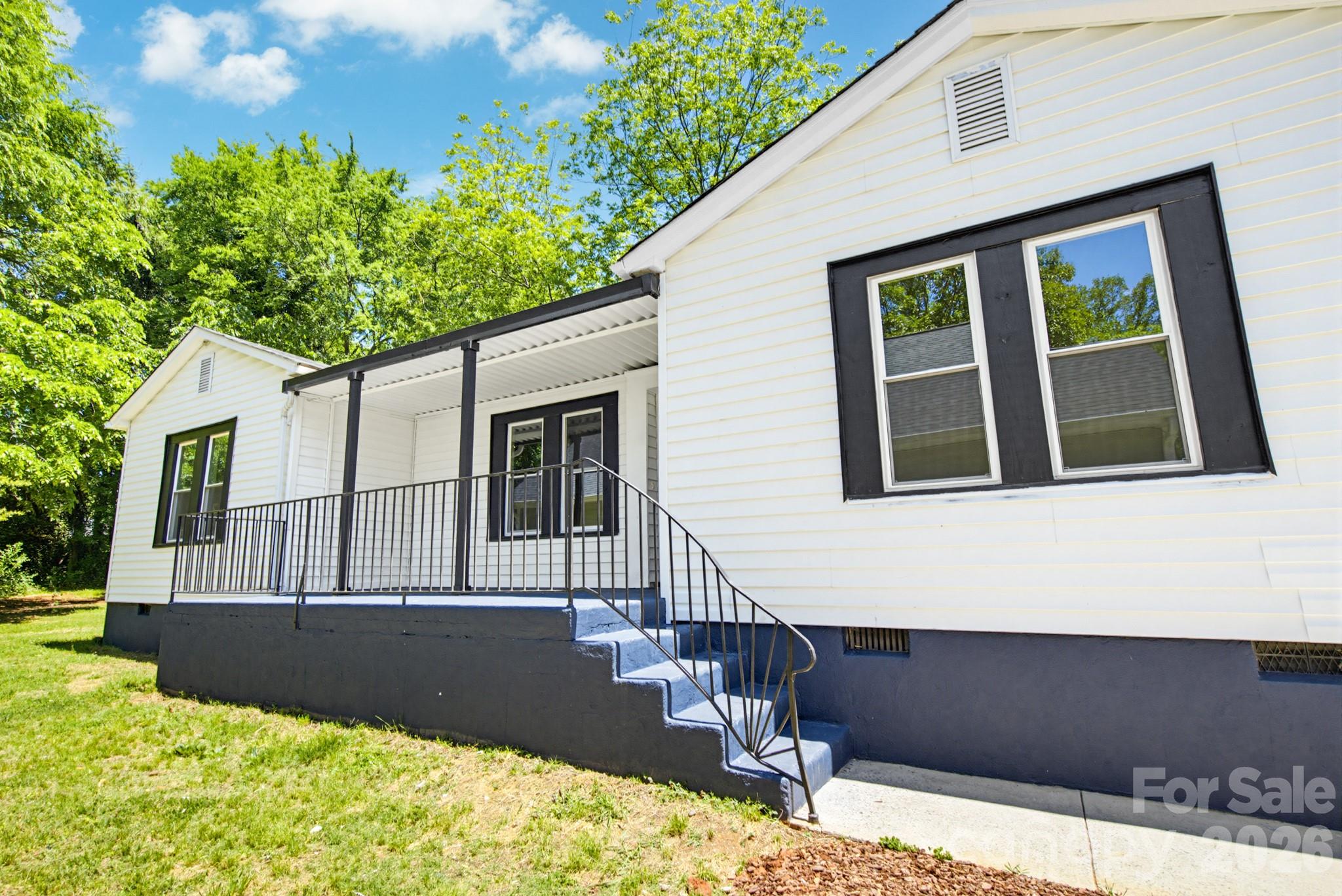 Photo 9 of 2622 Hemphill Street, Charlotte, NC